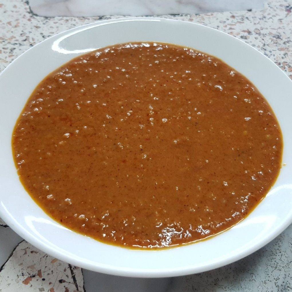 น้ำจิ้มเข้มข้น ร้าน แหม่มหมูสะเต๊ะ