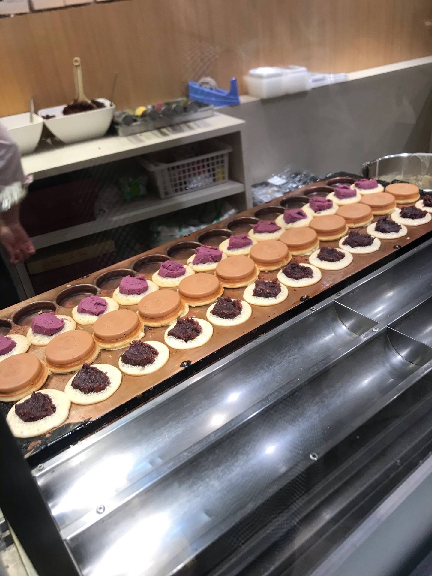 รูป Minamoto Kitchoan Obanyaki Dango Japanese Pancake Central World ...