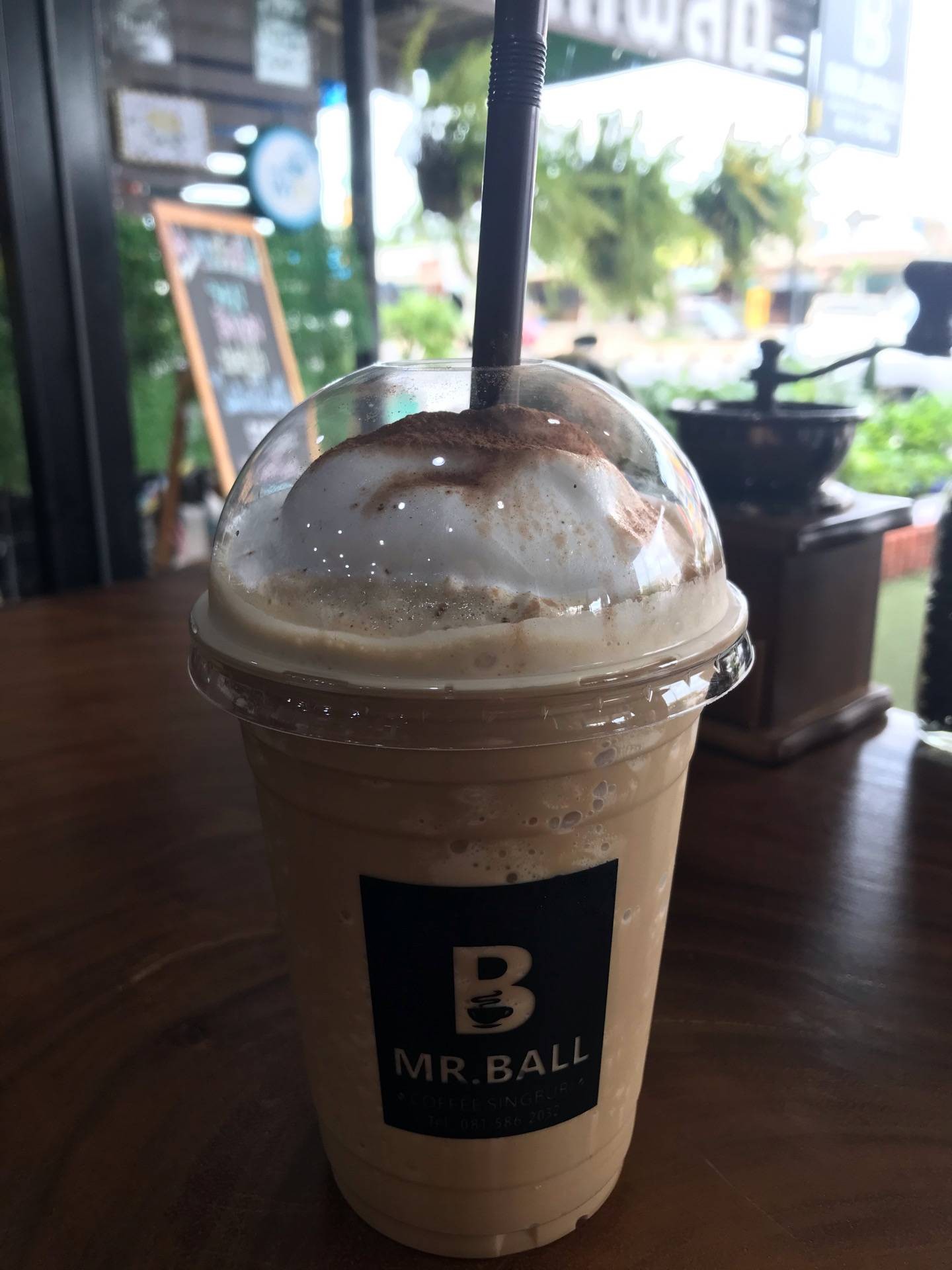 รีวิว Mr.ball Coffee - คาปูปั่น หวานมันส์ๆ นัวมากๆ - Wongnai