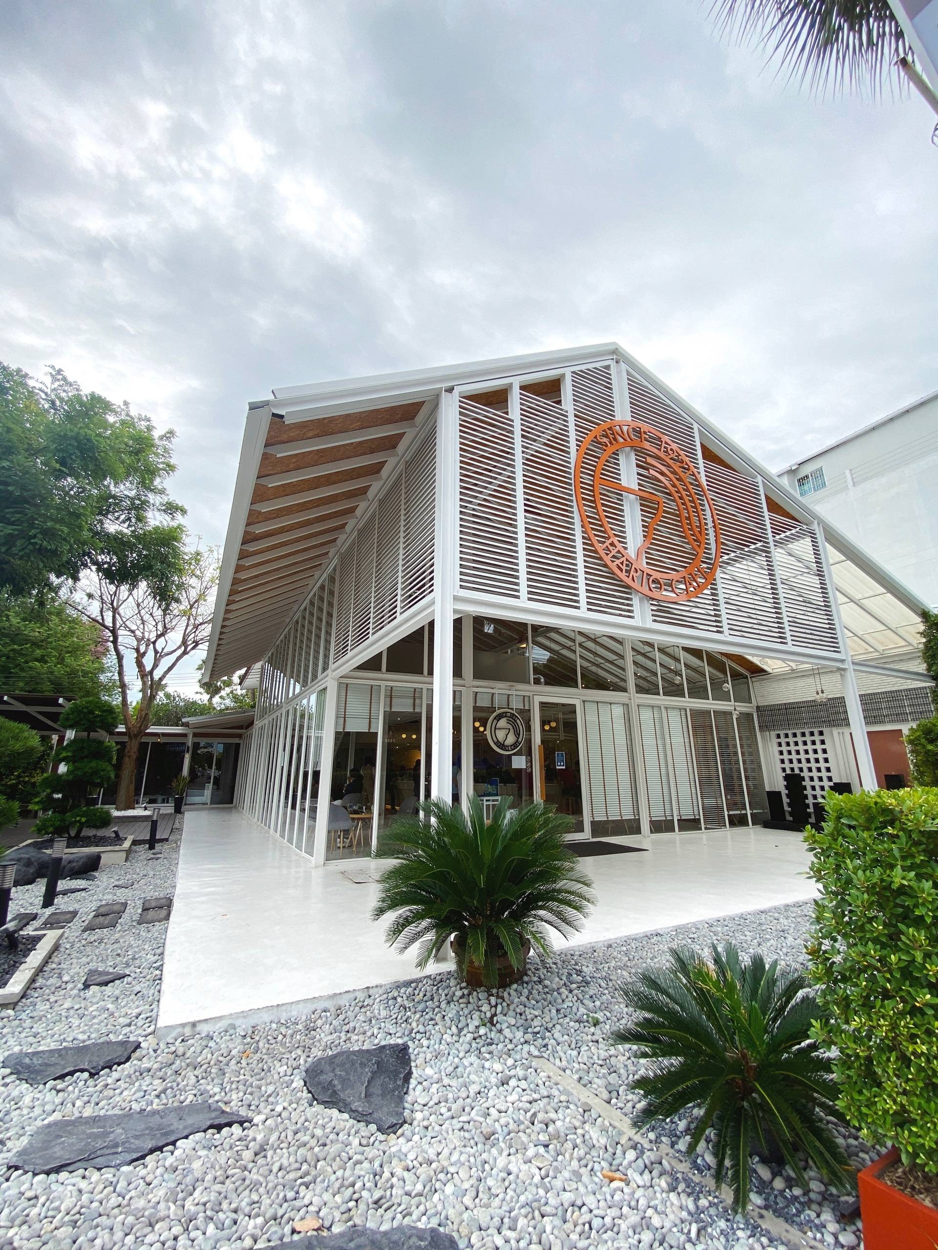 รีวิว HARIO Cafe Bangkok Chokchai 4 - คาเฟ่กาแฟเปิด 24 ชม ร้านสวยบรรยากาศดี แต่กาแฟ... - Wongnai