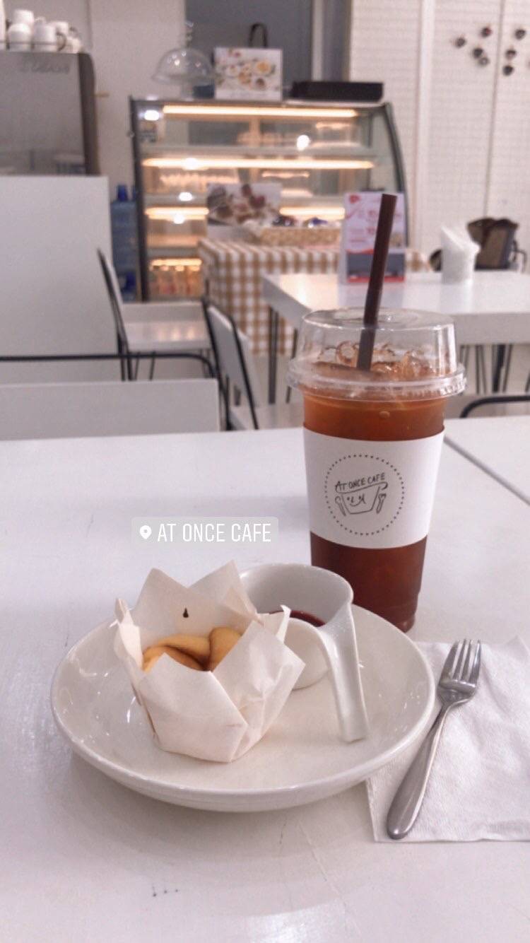 รีวิว At once cafe - ร้านน่ารัก สีขาวสบายตา ราคาน่ารักมากกกกสำหรับคาเฟ่ ...