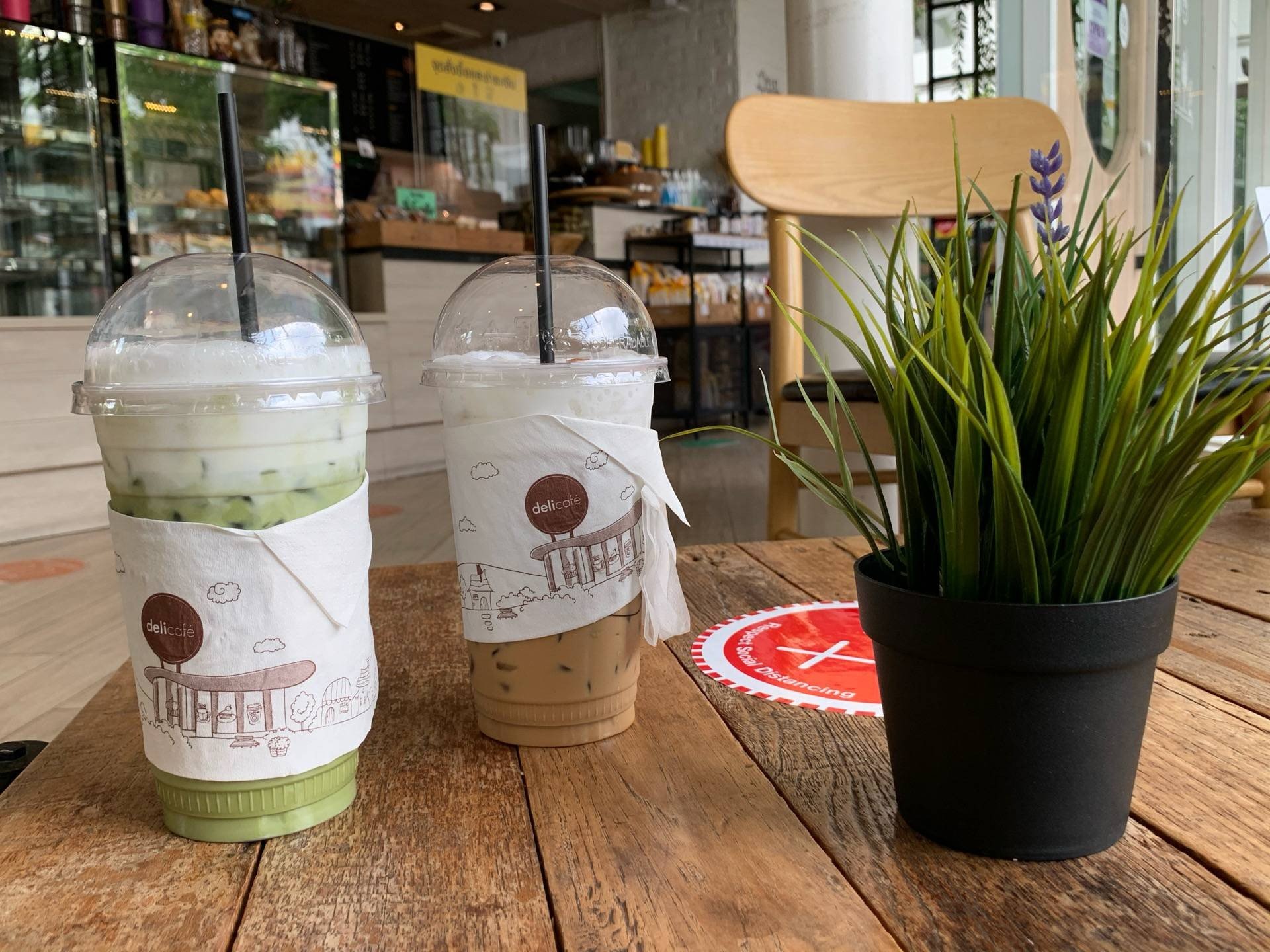 รีวิว Shell Café ร่มเกล้า - เป็น Deli Cafe ที่ร้านสวยน่านั่ง