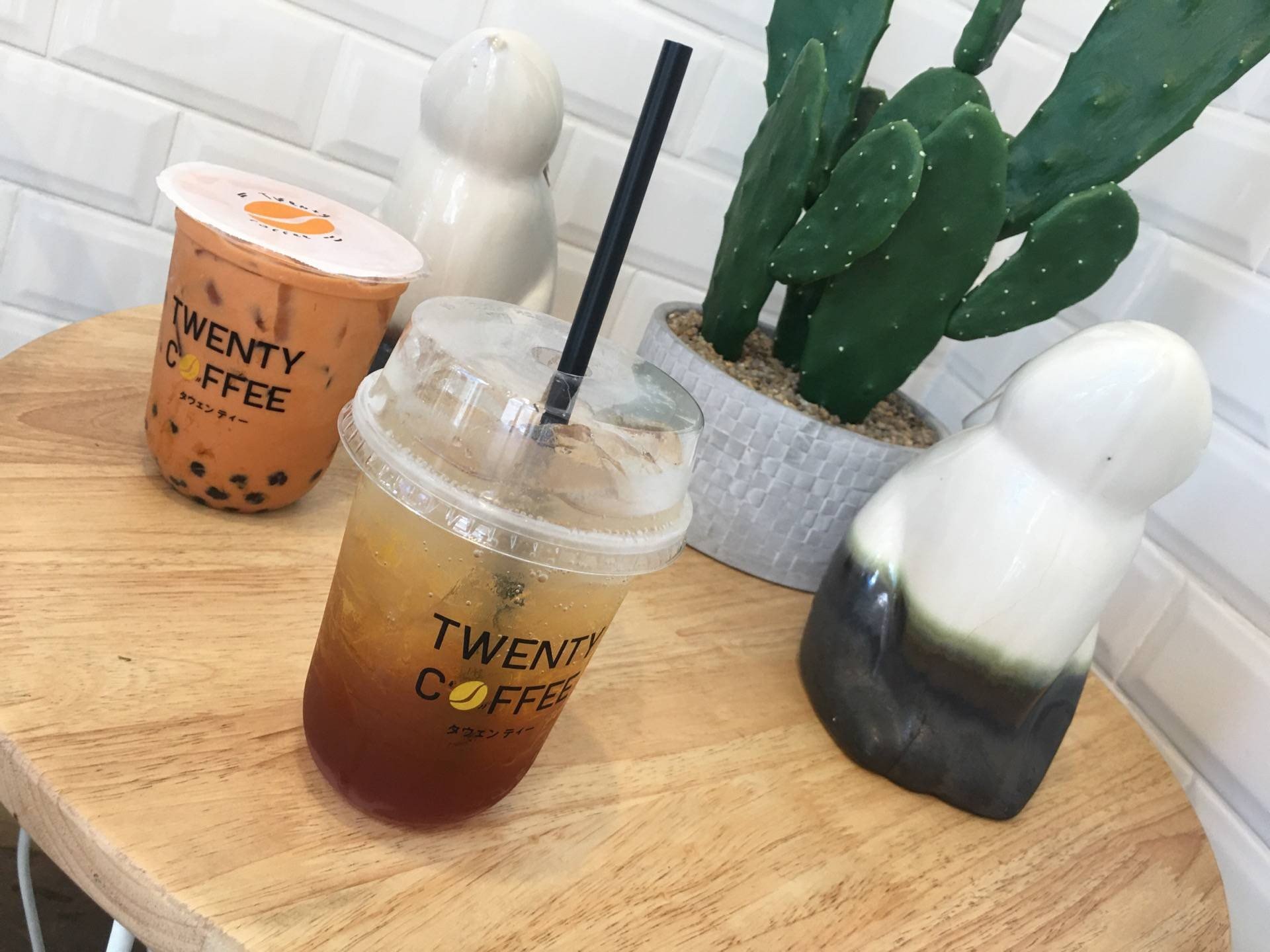 รีวิว Twenty Coffee ถนนเจตน์จำนงค์ - ร้านกาแฟเล็กๆ แต่งร้านน่ารัก