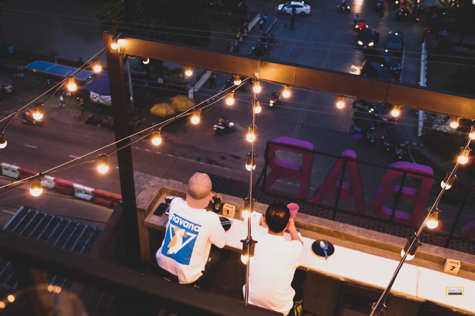 รีวิว NOXX Bar Craft & Rooftop - ร้านเบียร์คราาฟบนดาดฟ้า จิบเบียชิวๆ ...