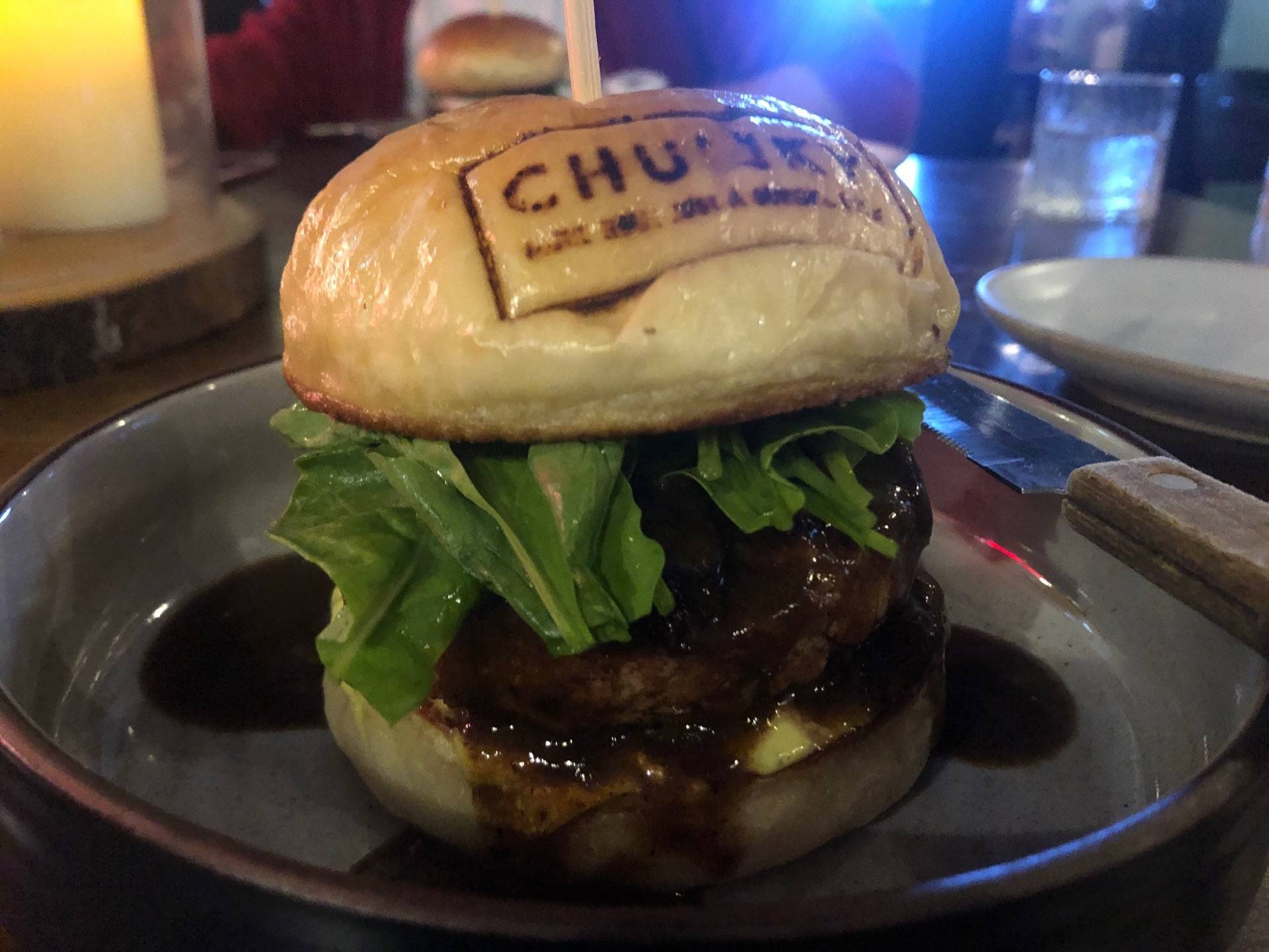 รีวิว Chunky สุขุมวิท 23 - คือเป็นburgerที่อร่อยมากครับเกินคาด คือตัวห ...