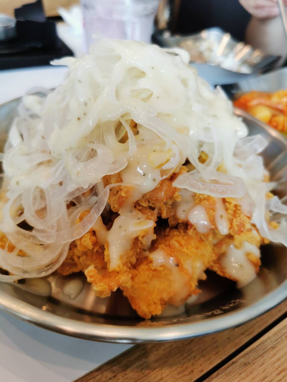 ไก่ทอดเลมอนครีมซอส ร้าน Guljak Topokki Chicken Central Chidlom - Wongnai