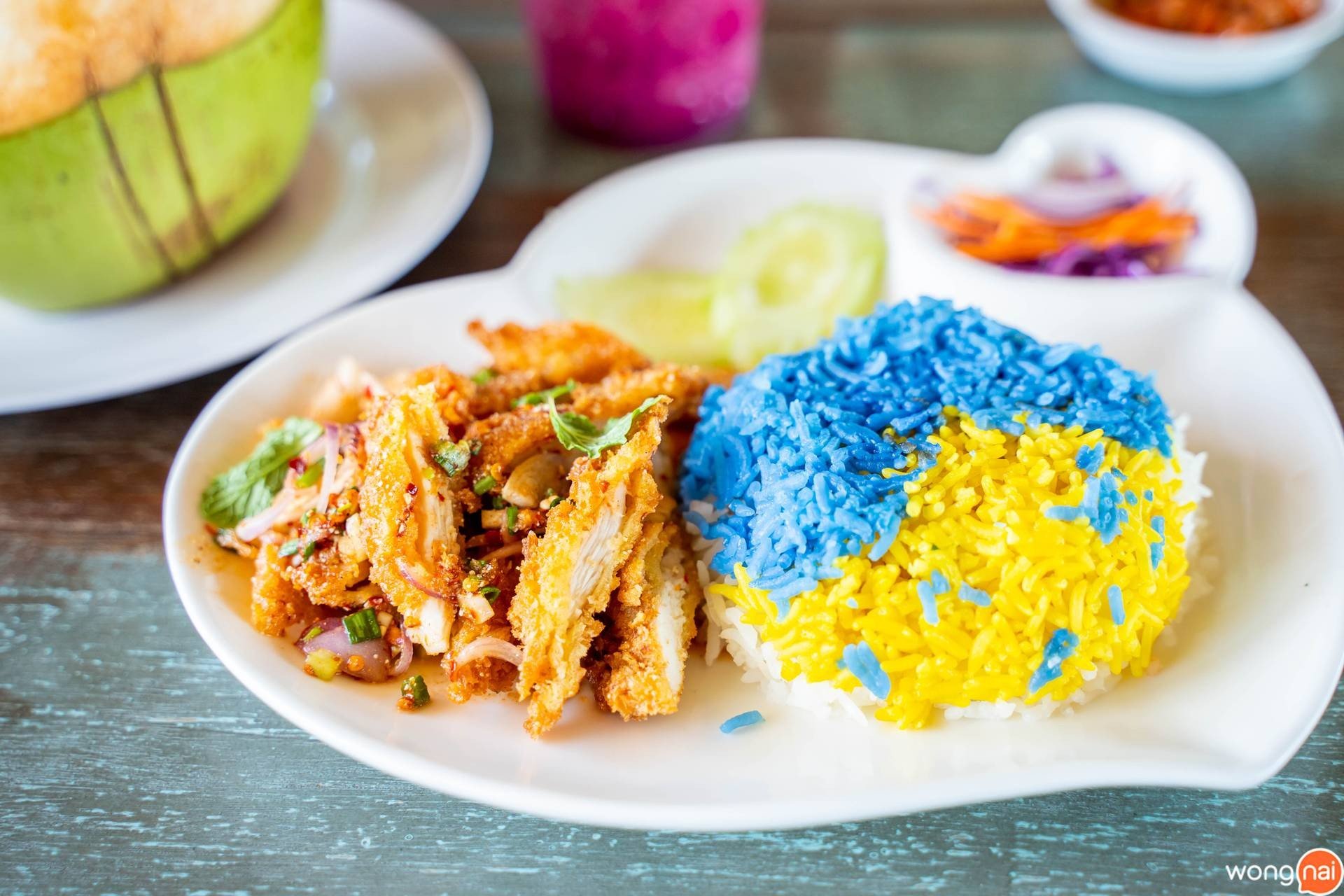 รีวิว Dawee จิบแฟแลกังหัน - อาหารอร่อย บรรยากาศดี