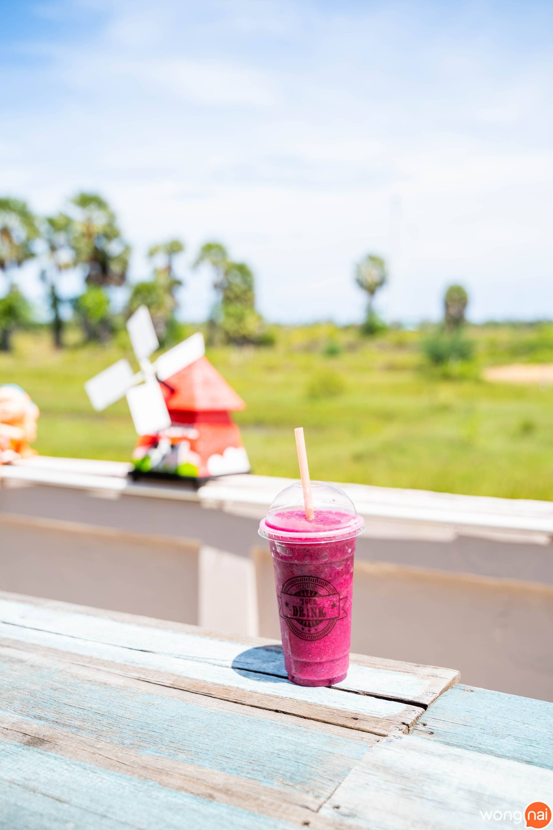 รูป Dawee จิบแฟแลกังหัน