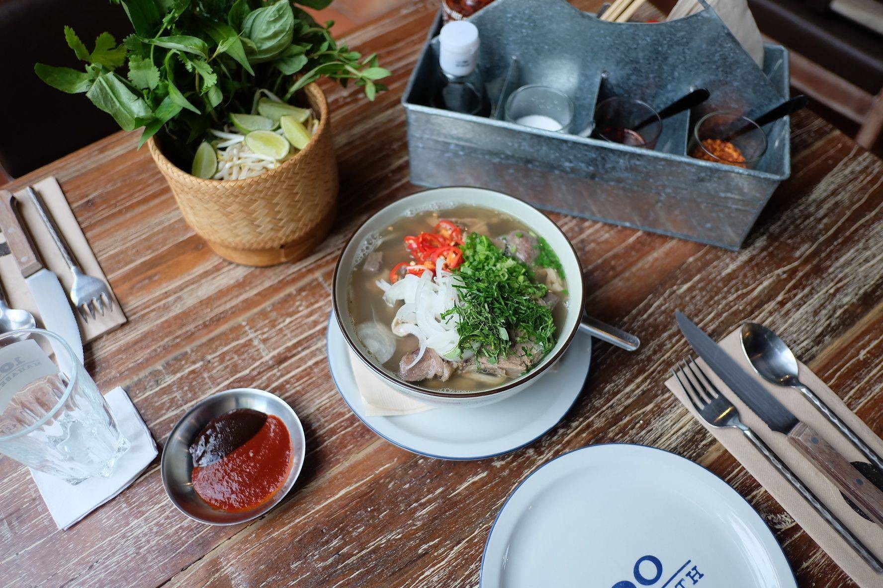 รีวิว PHO MARROW (SIPRAYA BRANCH สาขาสี่พระยา) - เฝอเนื้อกับไขกระดูกวัว ...