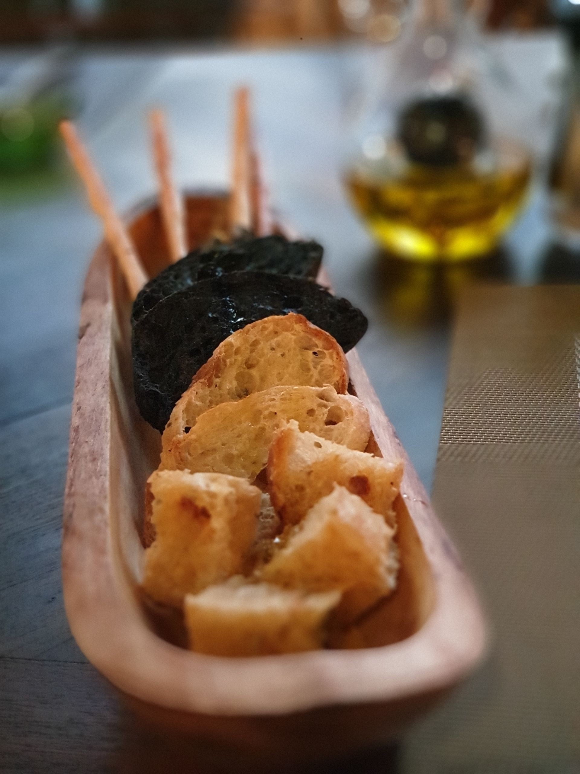 รีวิว L'Oliva Ristorante Italiano & Wine Bar - - อิตาเลี่ยนบรรยากาศดี