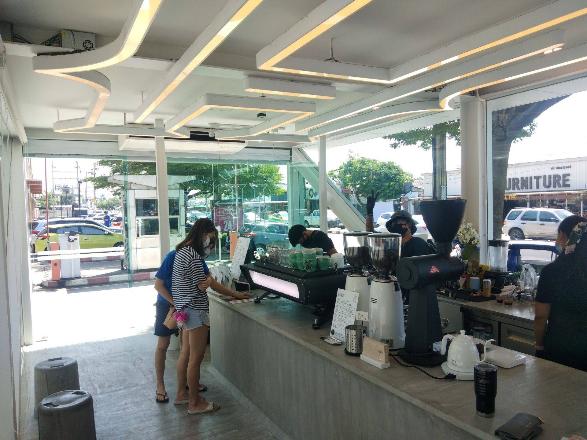 รีวิว Hey Coffee หมู่บ้านปัญญา - Hey Coffee สาขาล่าสุดที่มาพร้อมกับบรรยากาศใหม่ ร้านกาแฟ ...