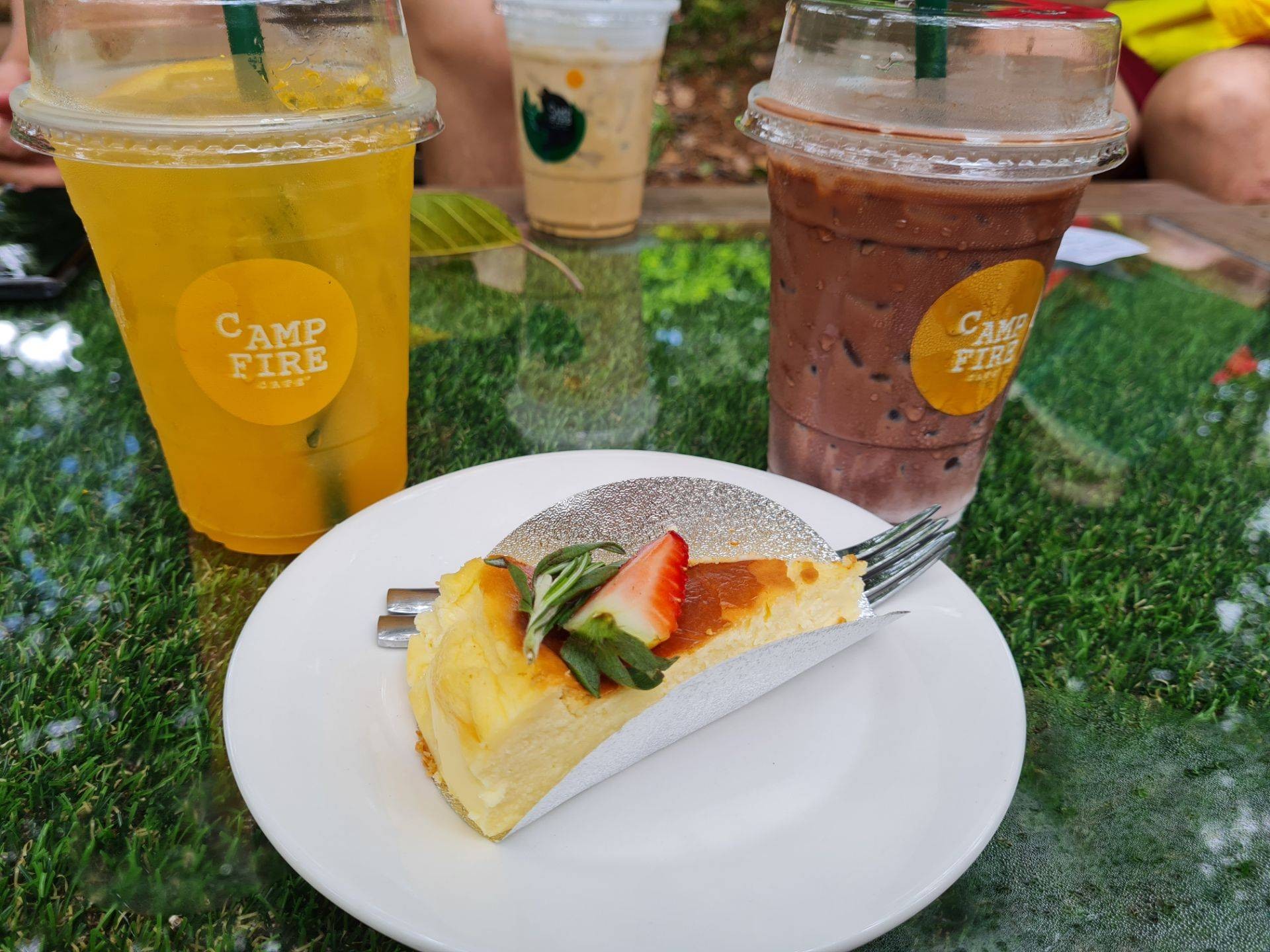 รูป แคมป์ไฟ คาเฟ่ เขาใหญ่