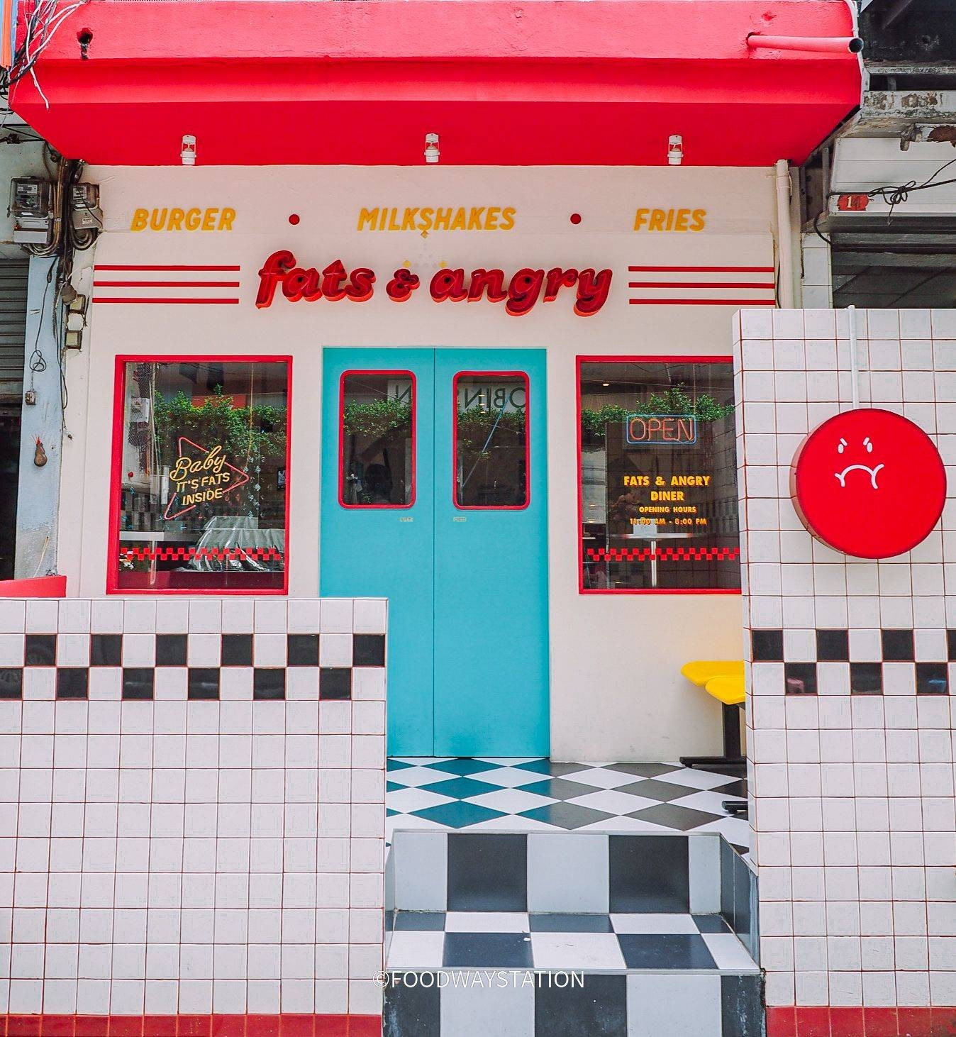 รีวิว Fats and Angry Ari - สีสันสดใส ถ่ายรูปได้ทุกมุม มิลค์เชคอร่อยมาก ...