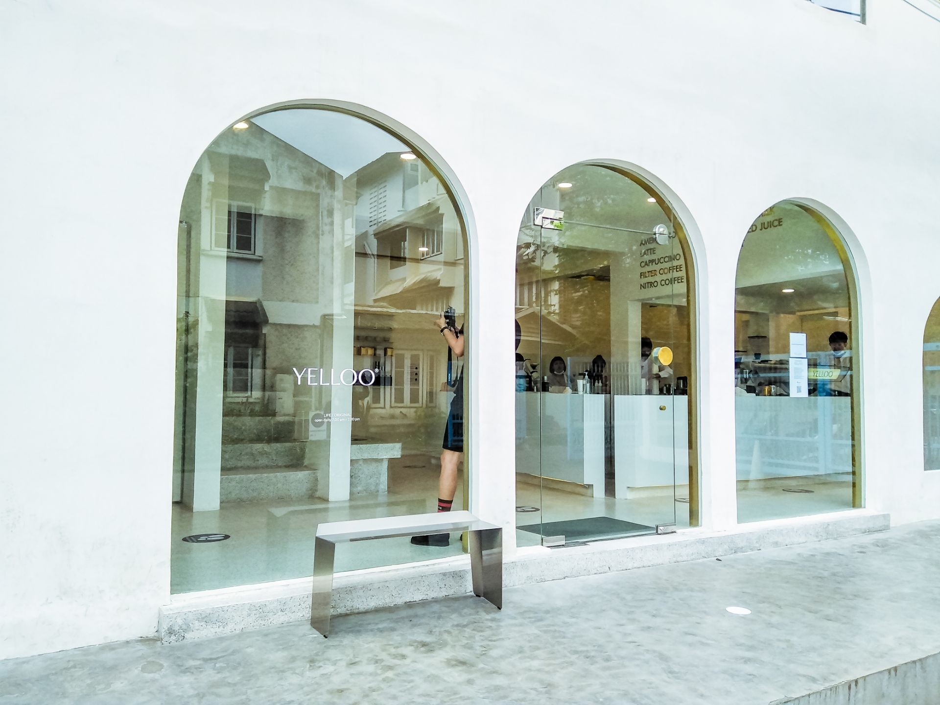 รีวิว Yelloo นิมมาน - ร้านสีขาว เรียบ หรู ดู แพง กาแฟ มี ให้ เลือก หลาย แบบ