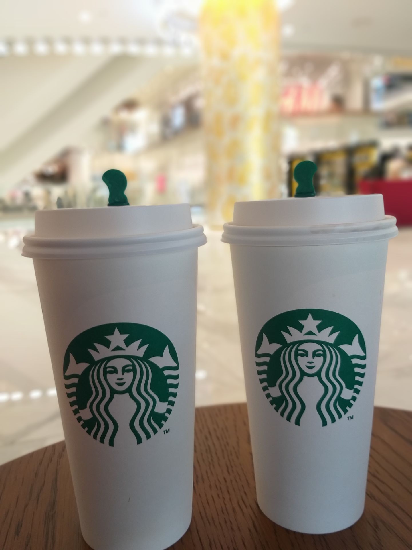 รีวิว Starbucks ไอคอนสยาม - ใช้ กาแฟ short แบบ Ristretto ทำ flatwhite