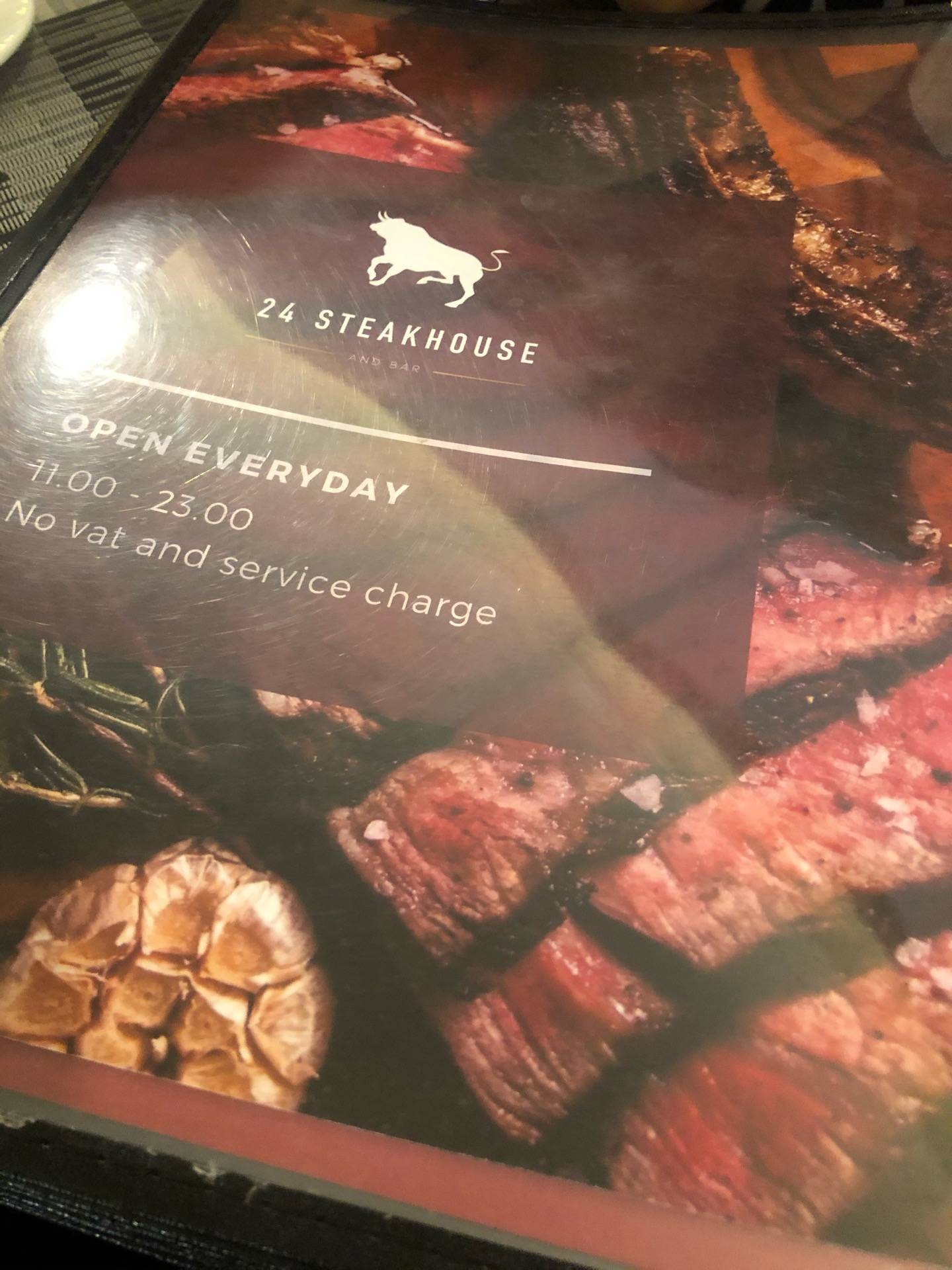 รูป 24 Steakhouse and Bar