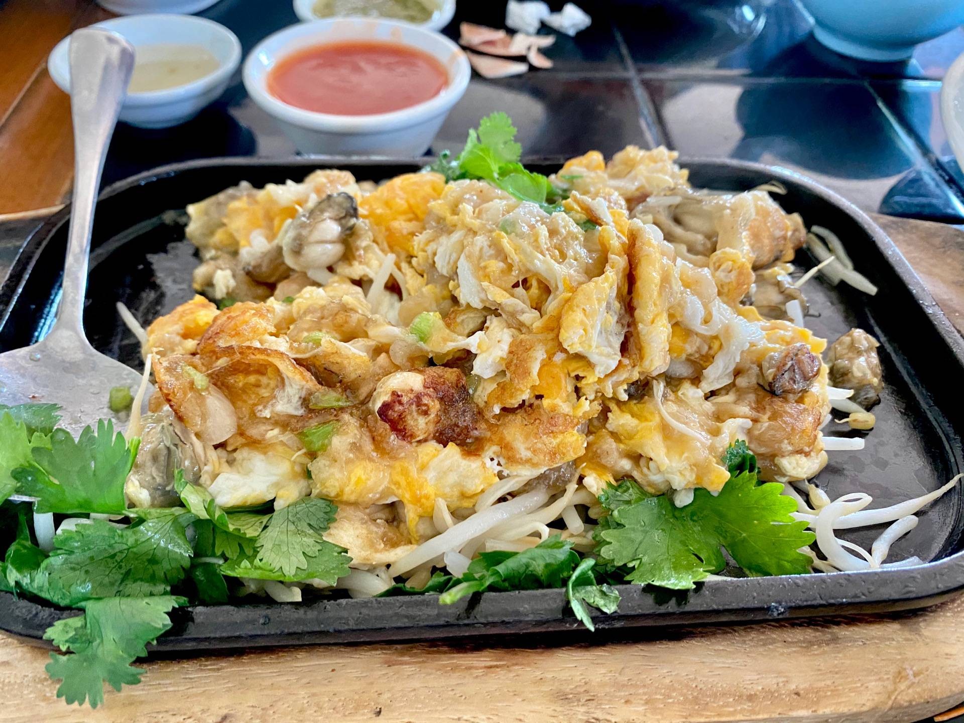 หอยทอด ร้าน Boss Thai & Seafood Restaurant (river)