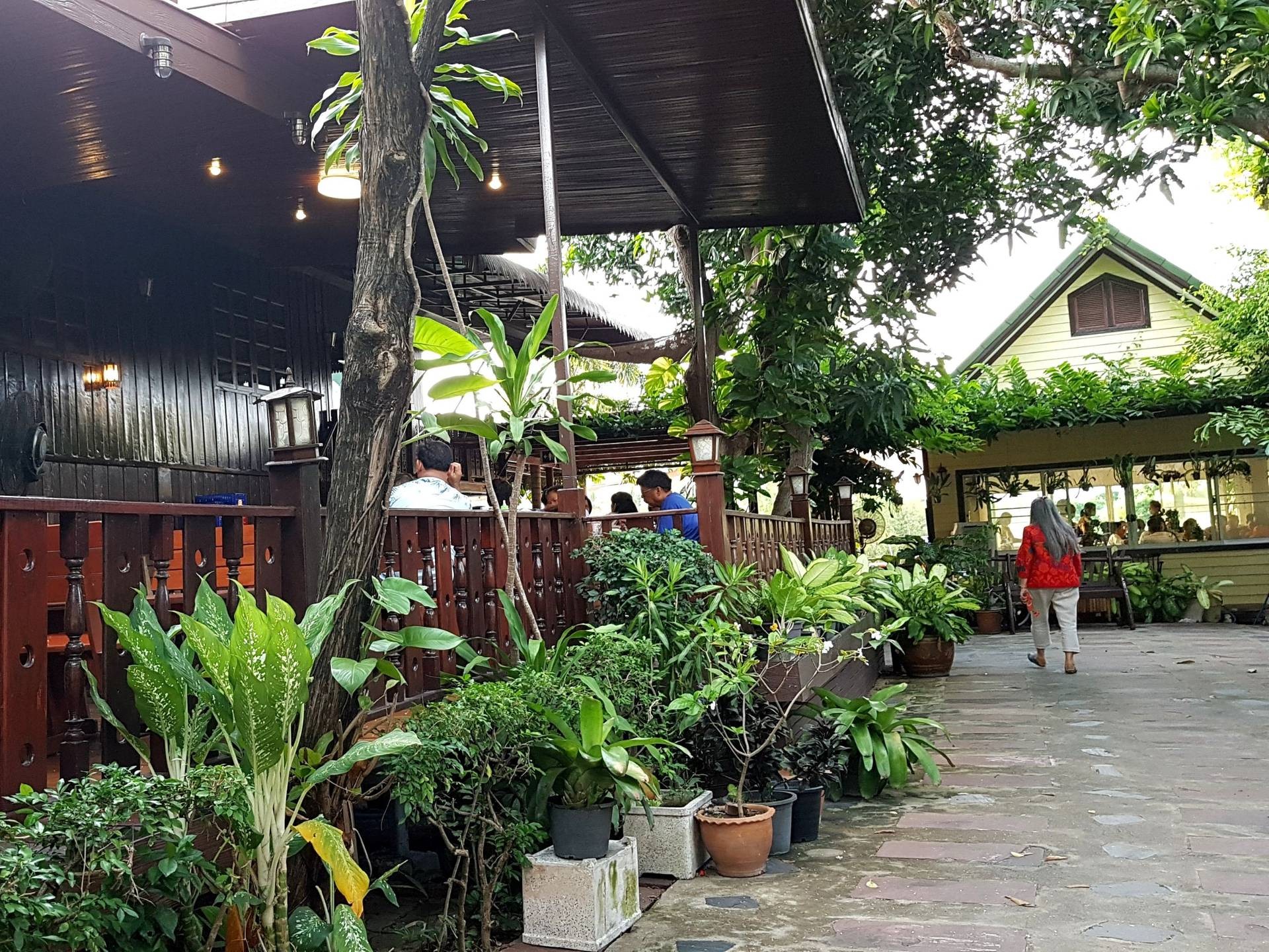 รูป เรือนน้ำอลิษา