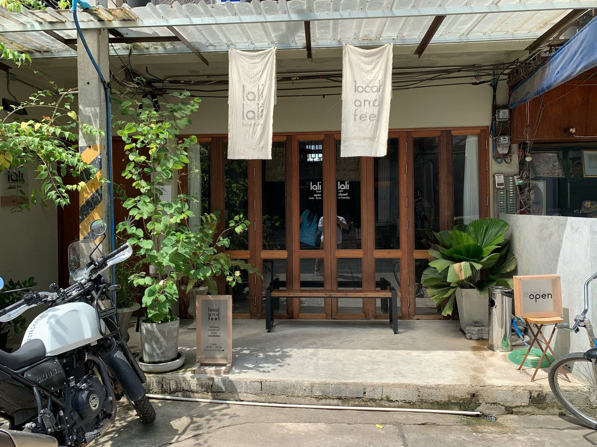 รีวิว Lali Lali local cafe - คาเฟ่ ฮ็อปเปอร์ ต้องมา!
