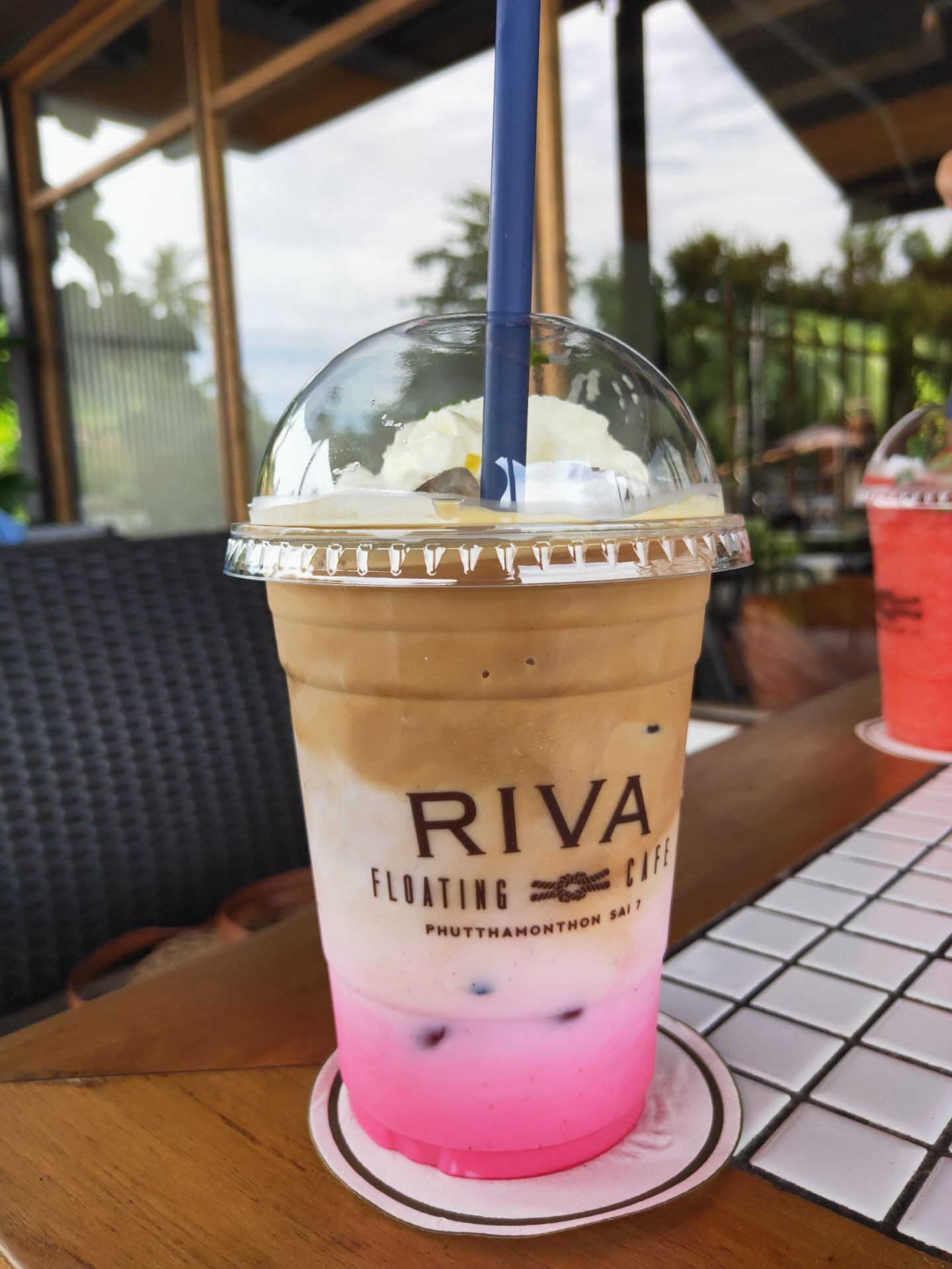 รีวิว RIVA Floating Cafe ปานเทวี ริเวอร์ไซด์ รีสอร์ท แอนด์ สปา - คาเฟ่ ...