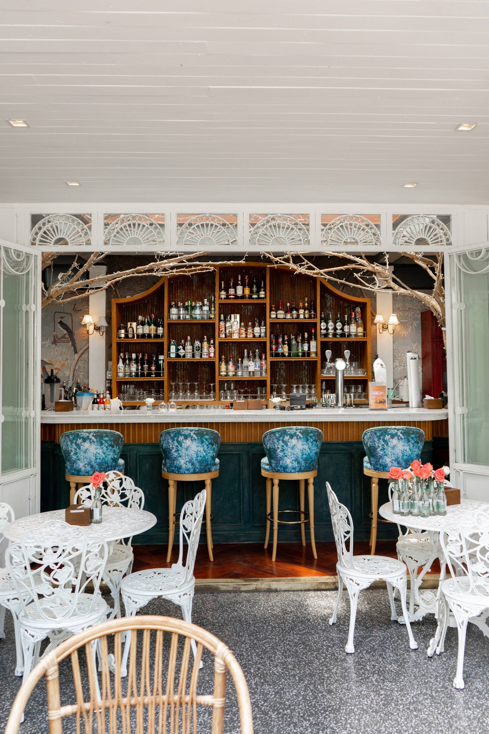 Botanic Backyard Bar & Restaurant - Wongnai