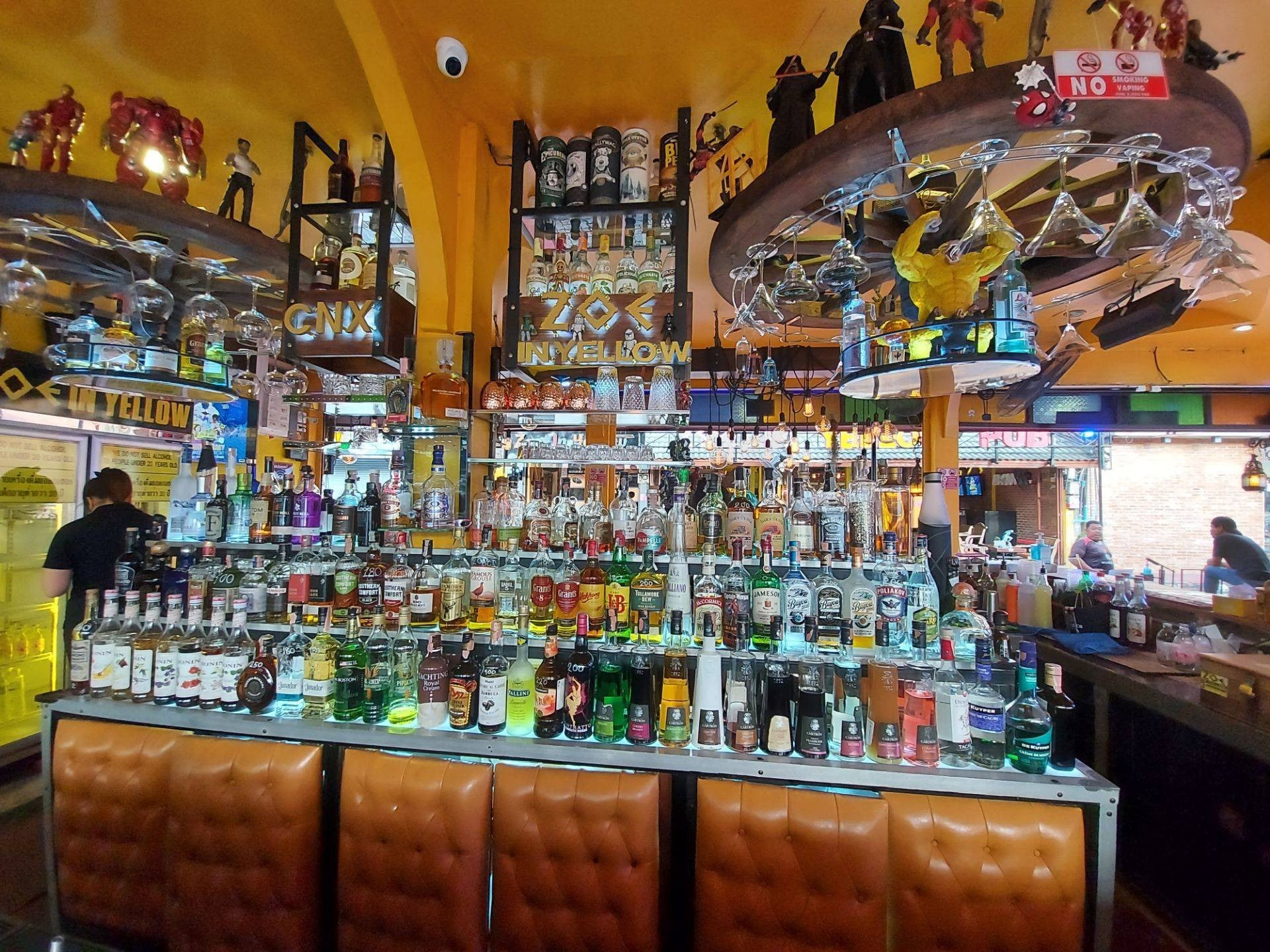 รีวิว Zoe In Yellow Cocktail Bar + Restaurant - I'm here with friends ...