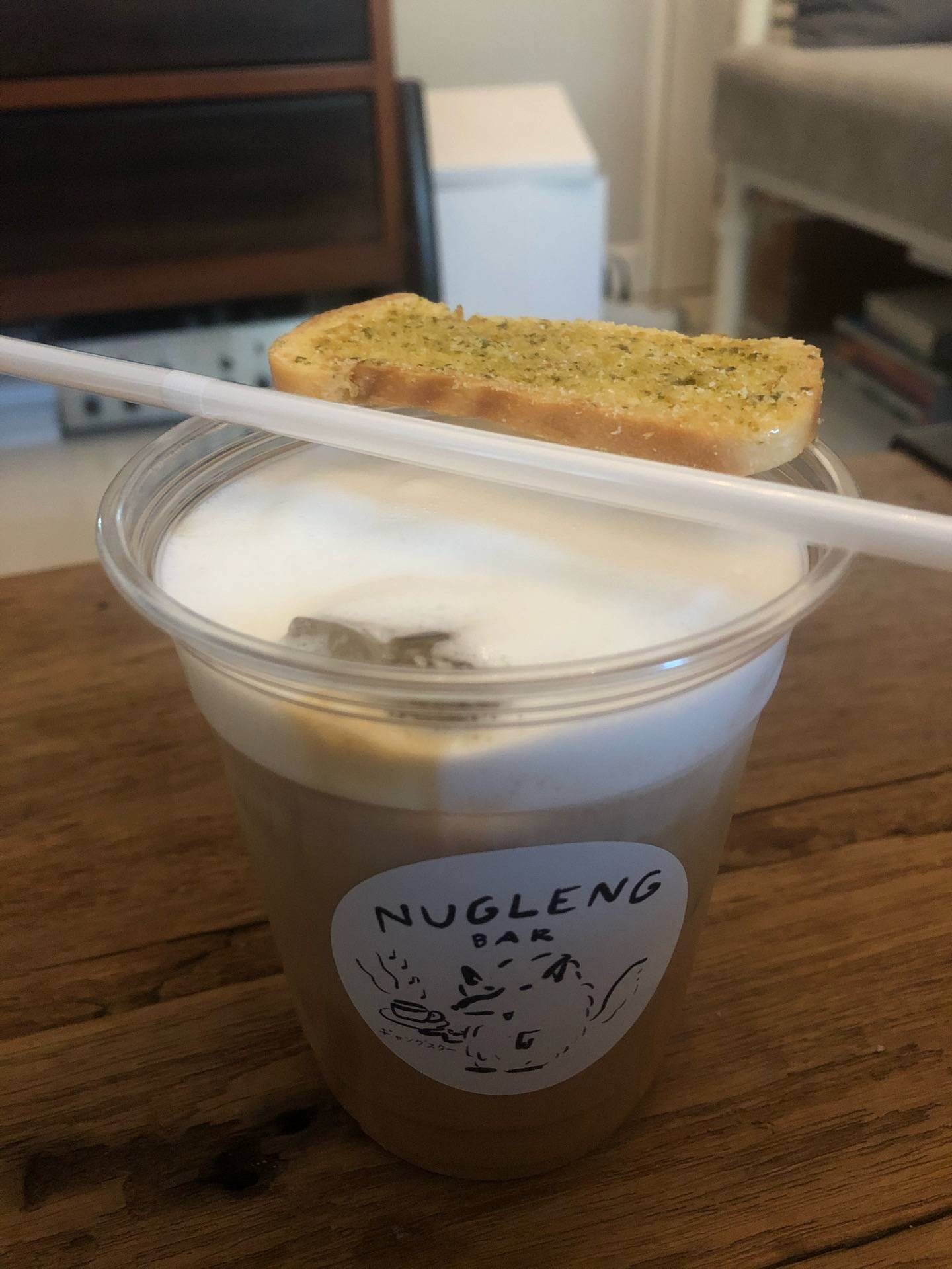 รีวิว Nugleng Bar : นักเลงบาร์ - ร้านกาแฟ Slow Bar บรรยากาศแบบมากินกาแฟบ้านเพื่อน - Wongnai