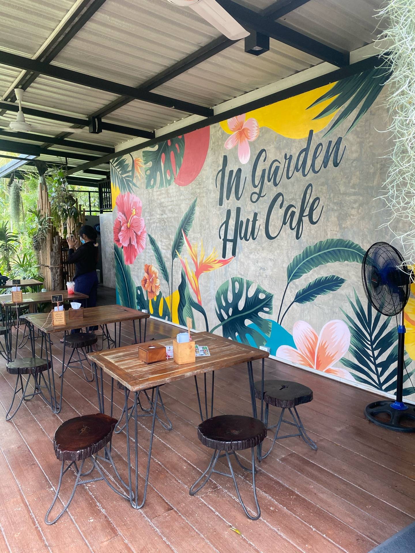 รีวิว In Garden Hut Cafe - วิวสวย บรรยากาศดีมากคะ