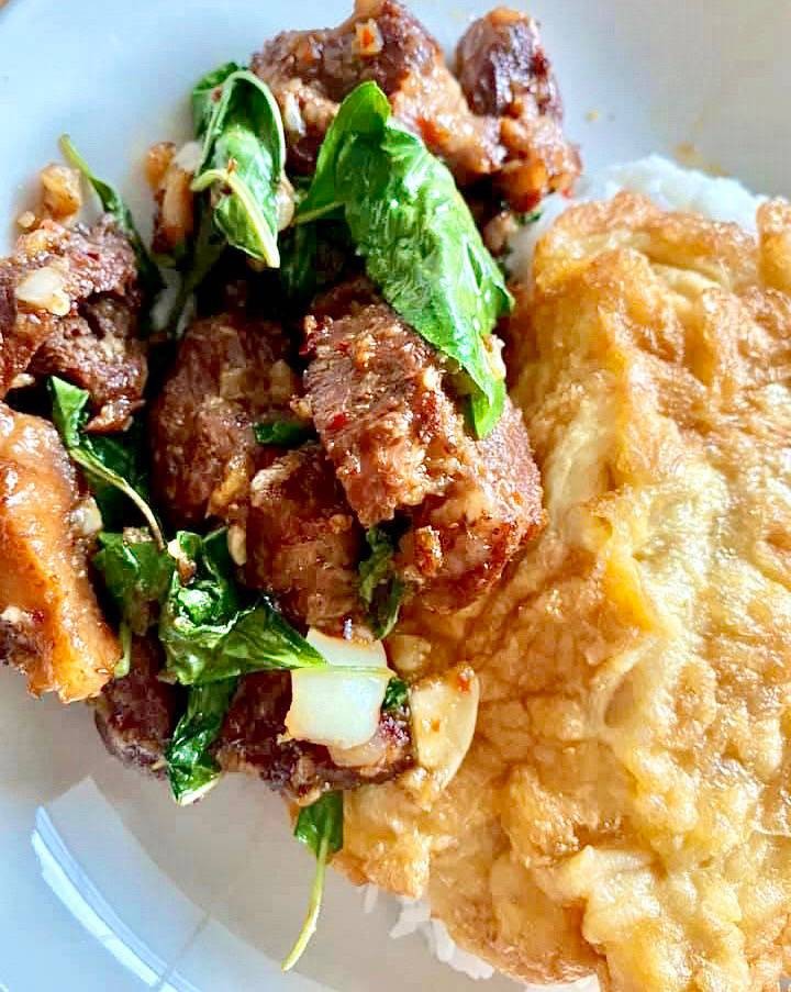 รีวิว ผัดเพรา - PadPao สีลม-ศาลาแดง - ตอนแรกเห็นราคาก็ว่าแพงนะ แต่พอ ...