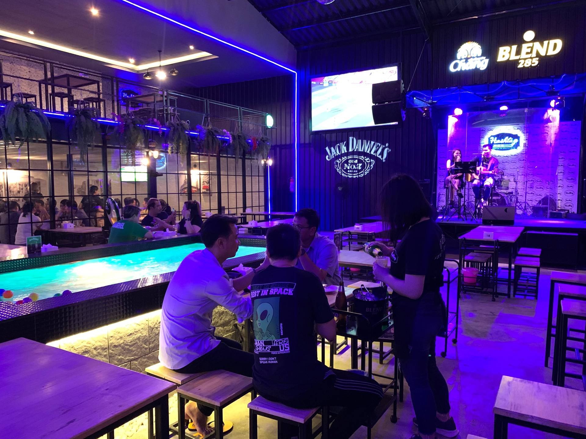 รีวิว Hashtag bar and restaurant - บรรยากาศชิล อาหารอร่อย