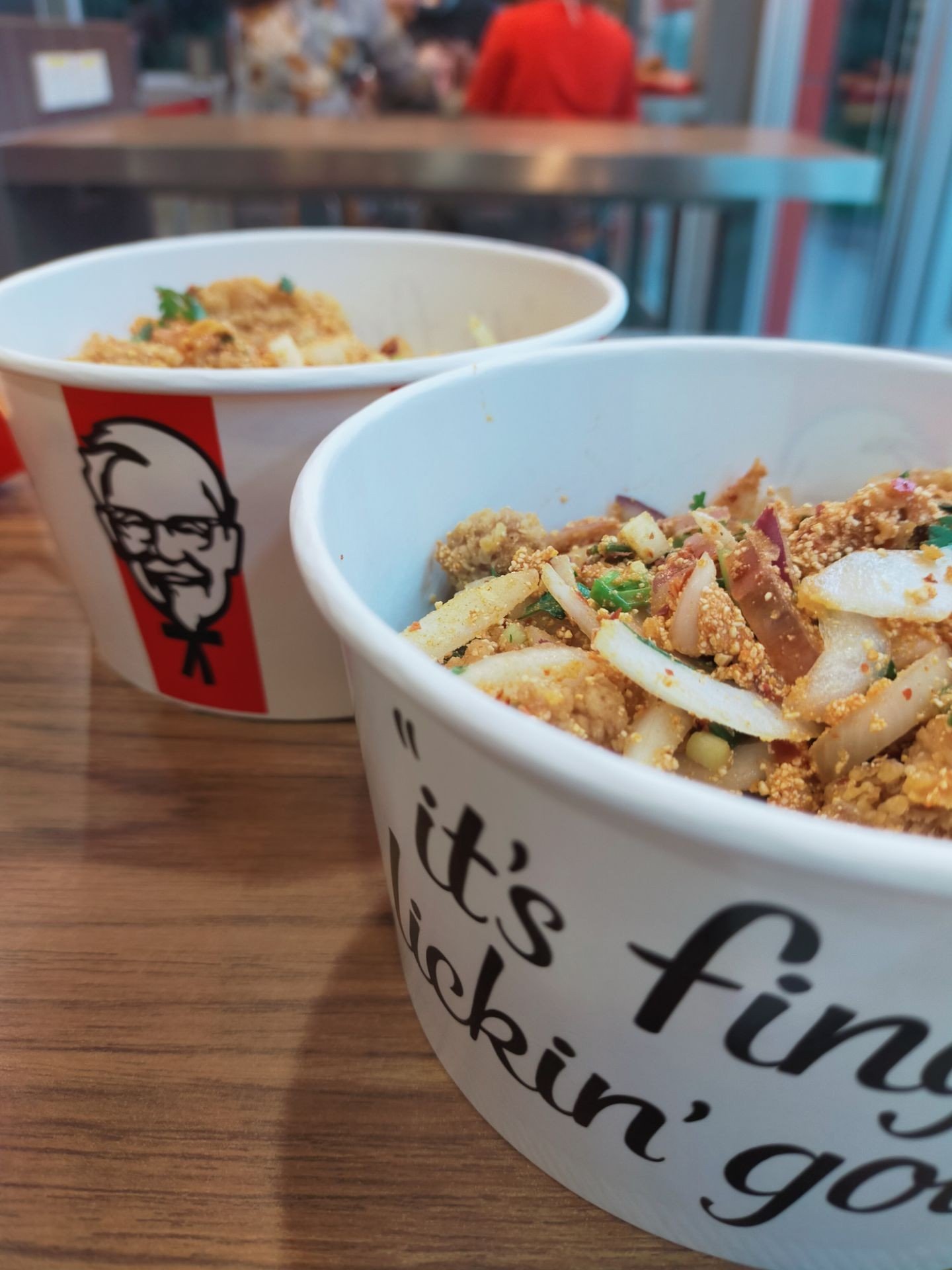 รีวิว KFC PTT จันทบุรี - พนักงานบริการได้กวนตีนมากครับแย่มากควรอบรมพนักงานใหม่ครับ คะแนนเต็ม10ผม ...