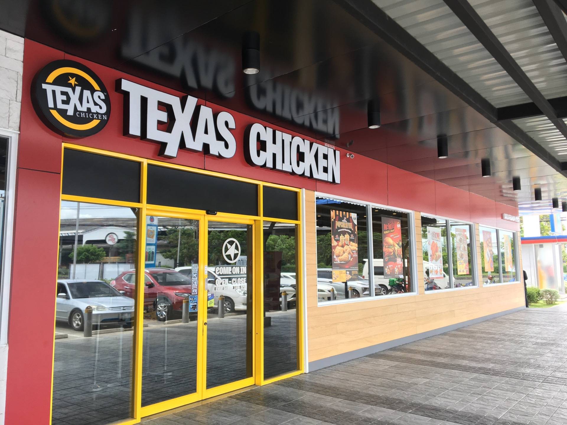 รีวิว Texas Chicken PTT Station พุทธมณฑล สาย 4 - ร้านใหญ่ ไก่จัดหนัก! 🍗🍗🍗