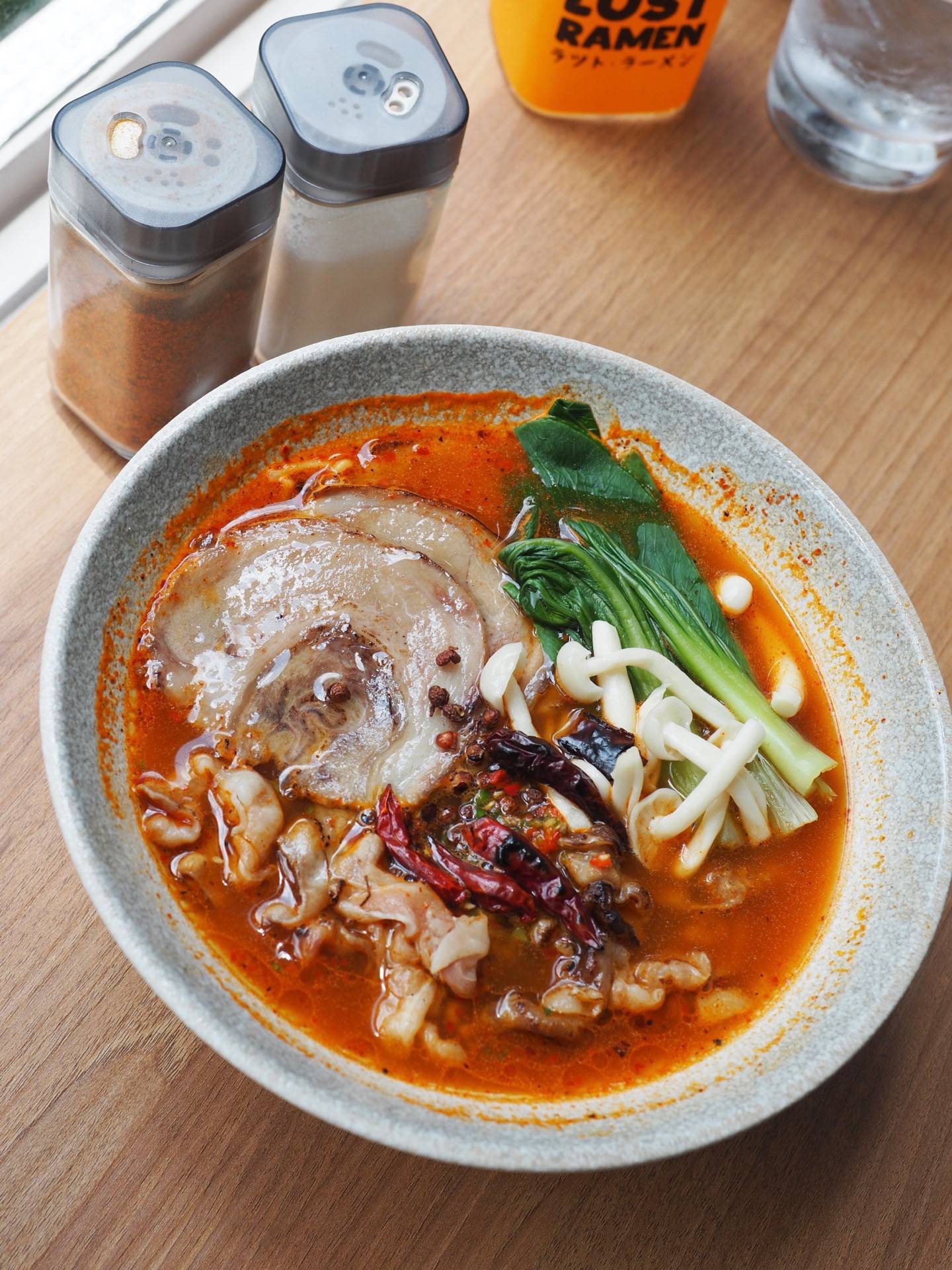 รีวิว Lust Ramen Silom - ราเมงฟิวชั่นในเครือ Seven Sins เปิด 7 โมงเช้าถึงเที่ยงคืน