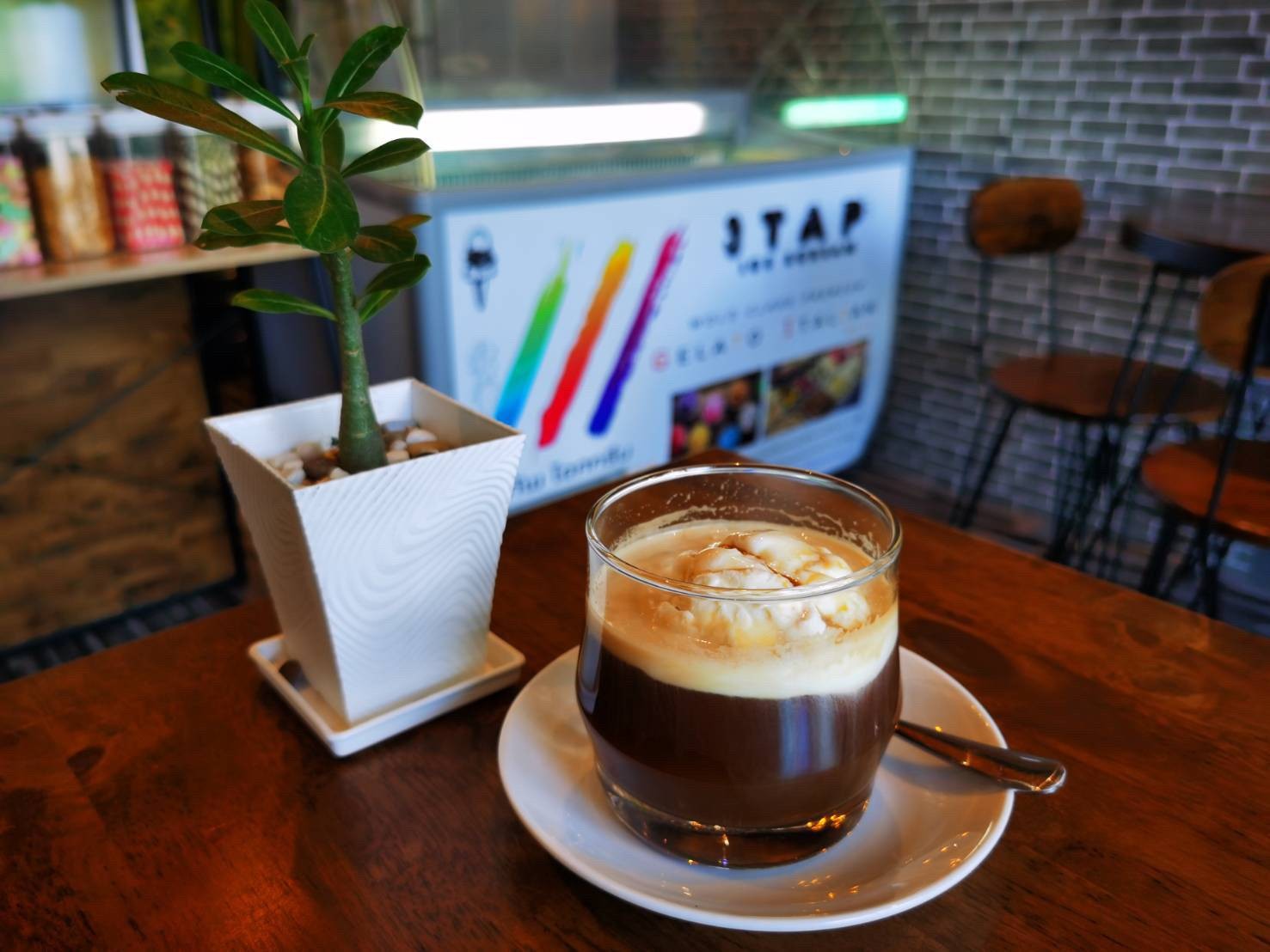 รีวิว 3tap ice scream&coffee cafe บางปะกง - กาแฟสดรสชาติเข้ม ผสมกับ ...