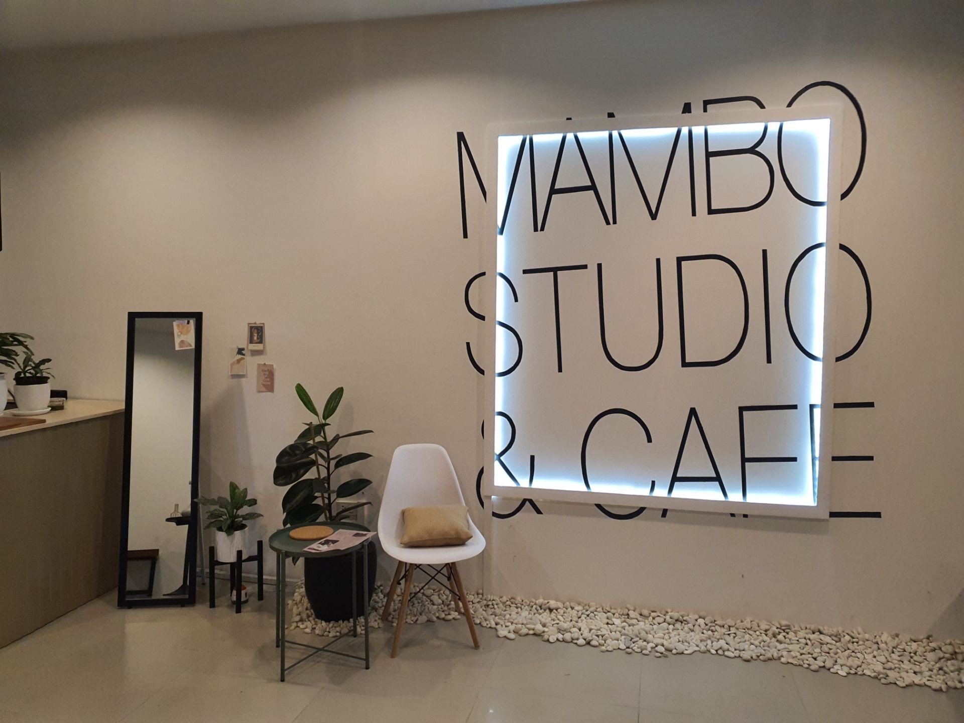 รีวิว Mambo Studio & Cafe - cafe เปิดใหม่มี studio สำหรับ ถ่ายภ่พ
