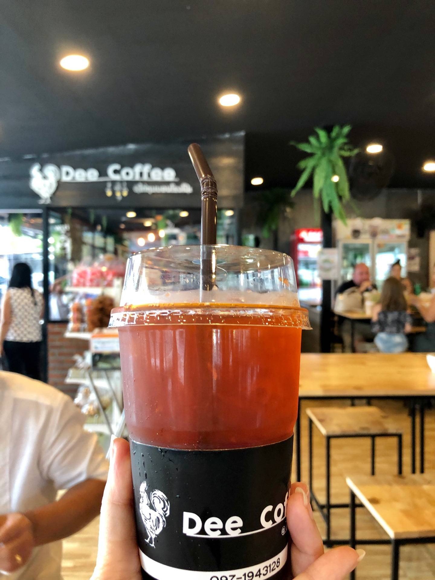 รีวิว Dee Coffee @ไก่หุบบอนโรงโป๊ะ - ร้านกาแฟของร้านไก่หุบบอน