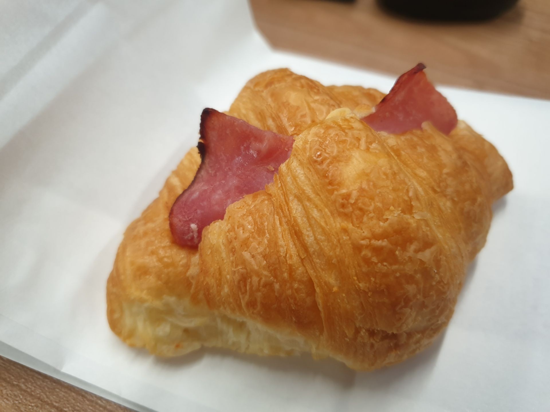 รีวิว Crazy croissant ตึก G พระราม9 - ครัวซองค์ กลิ่นหอมม