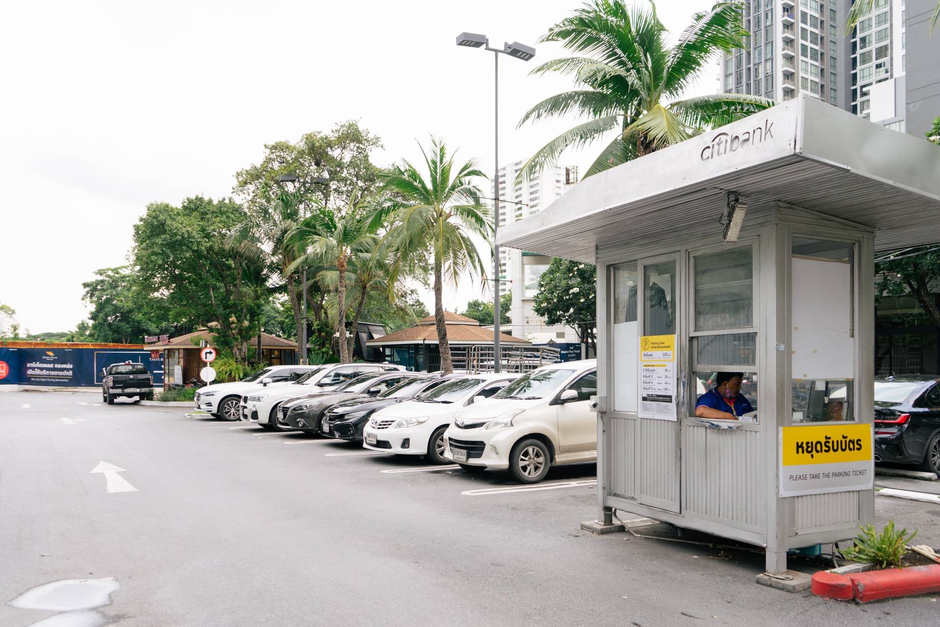 ลานจอดรถ Siam Future Development Thonglor - รีวิวสถานที่ท่องเที่ยว ...