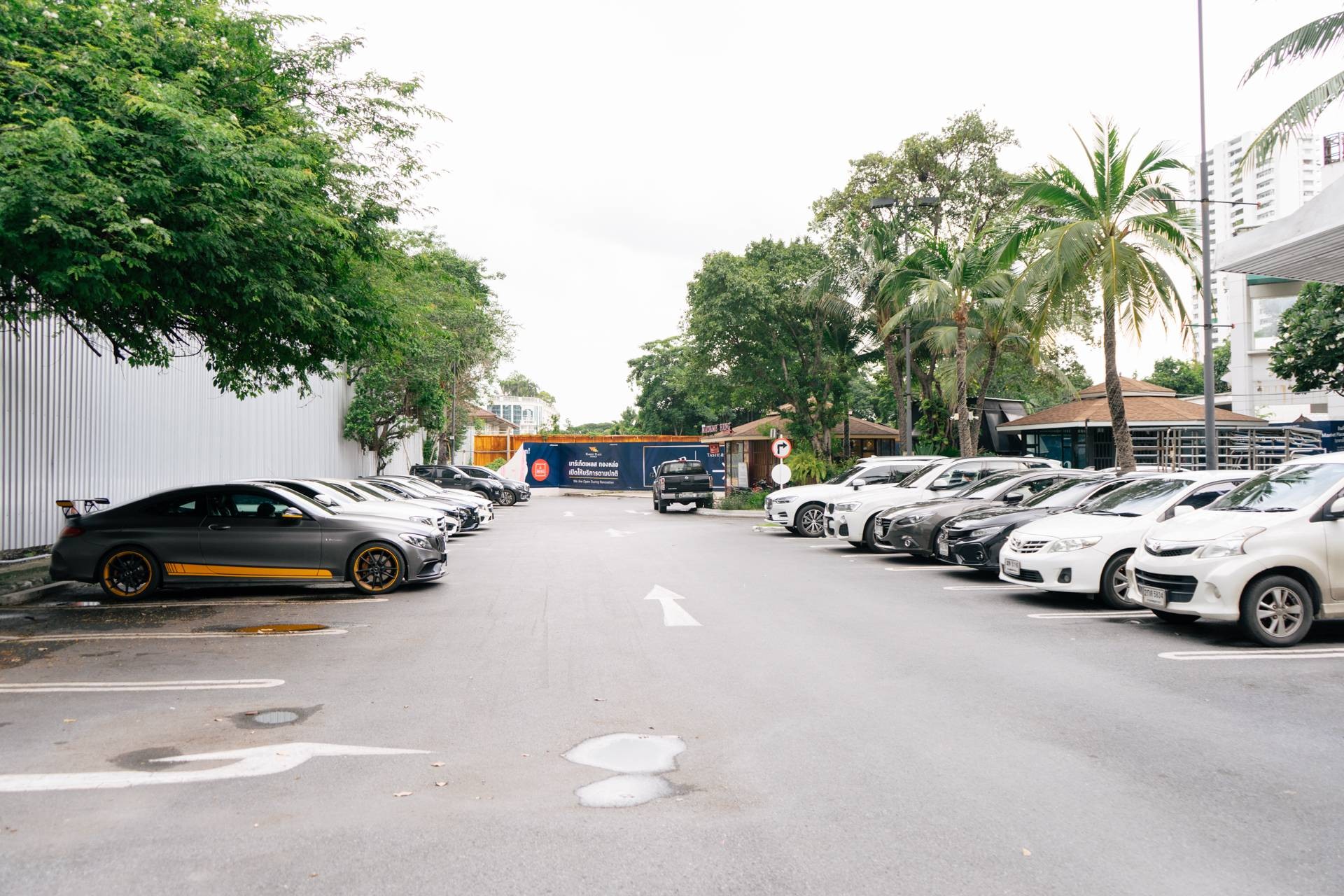 ลานจอดรถ Siam Future Development Thonglor - รีวิวสถานที่ท่องเที่ยว ...