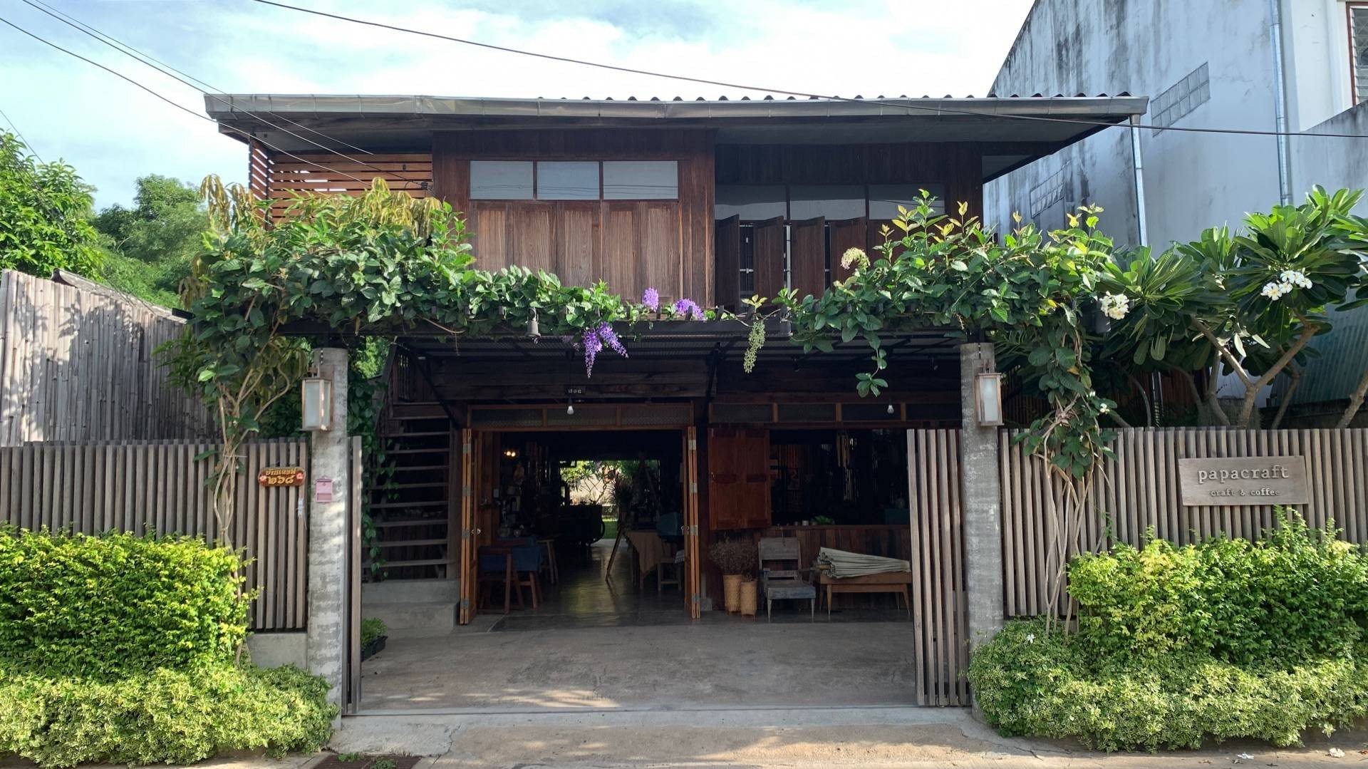 [รีวิว] ร้าน Papacraft cafe กาดกองต้า ลำปาง | เมนูแนะนำ รูปภาพ ราคา