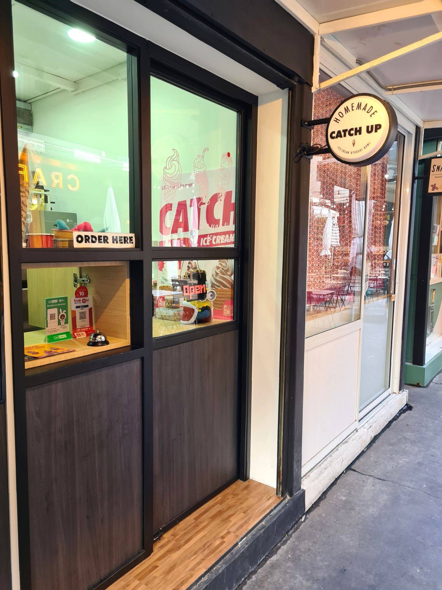 รูป Catch Up - Ice cream & Yogurt bowl