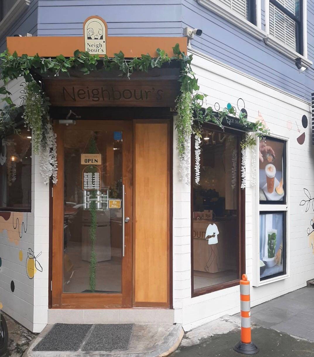 รีวิว Neighbour's Cafe - บรรยากาศโฮมมี่ ชานมละมุนๆ - Wongnai