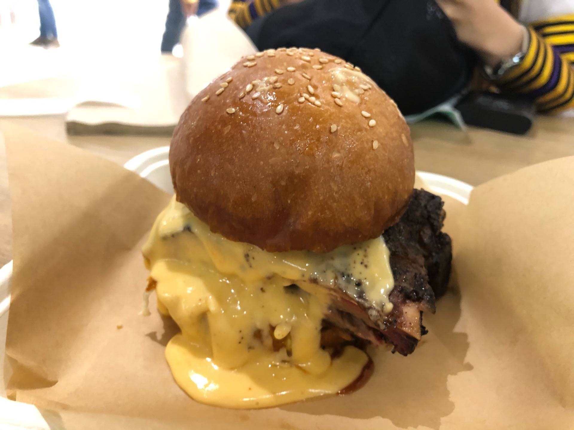 รีวิว SMOKED ศาลายา - จัดไปกับ The Ultimate Beef-Rib Burger ที่ pop-up ...