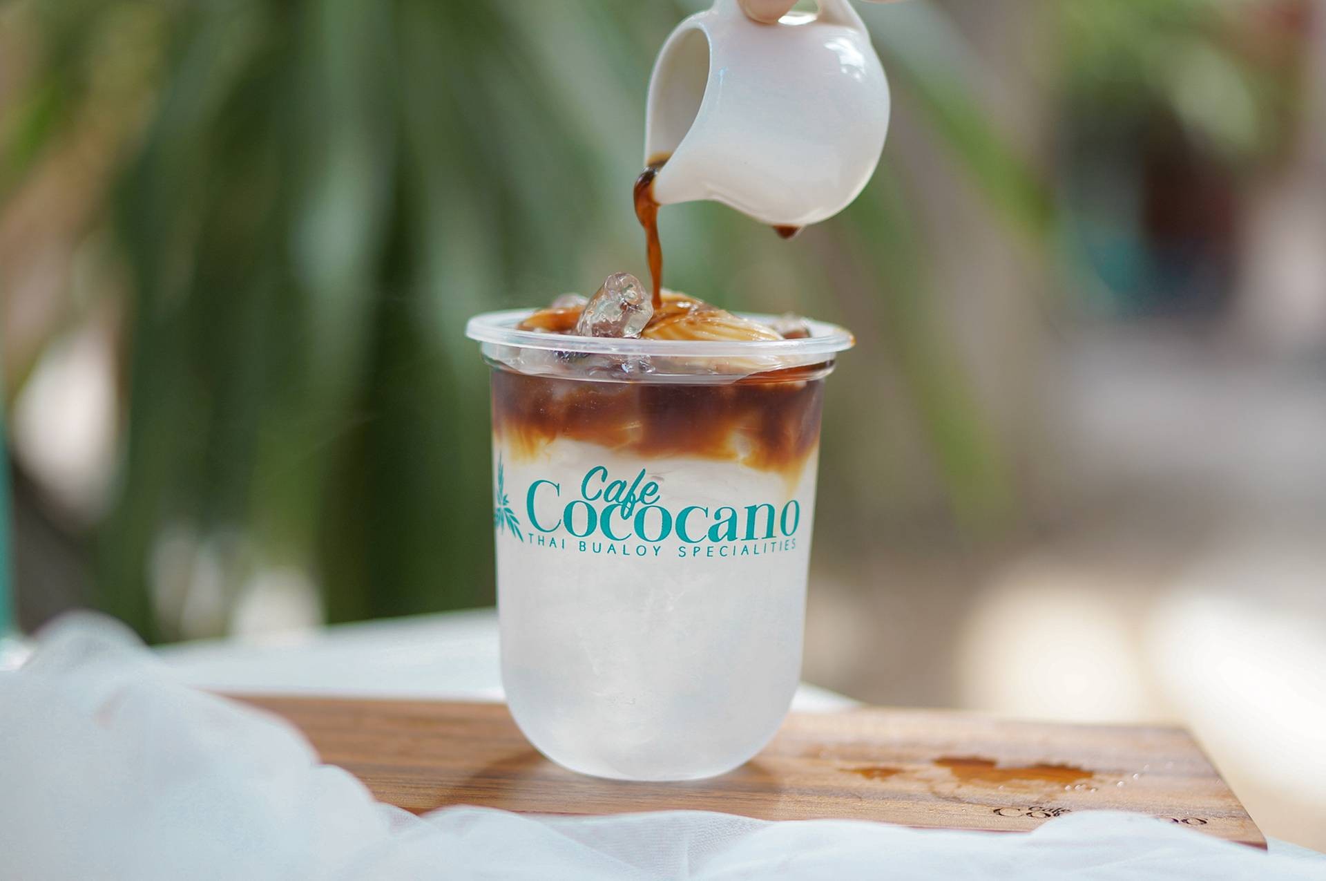 ลาเต้มะพร้าว • ใช้ความหวานของมะพร้าวแทนน้ำเชื่อม อร่อยดี หอมมะพร้าวมากค่ะ ร้าน COCOCANO Cafe ...