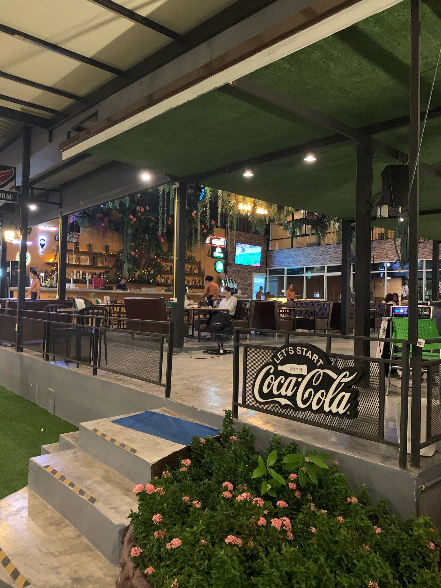 รีวิว ร้านอาหารบาจิกา กาญจนาภิเษก ซอย 9 - Bajika restaurant and music