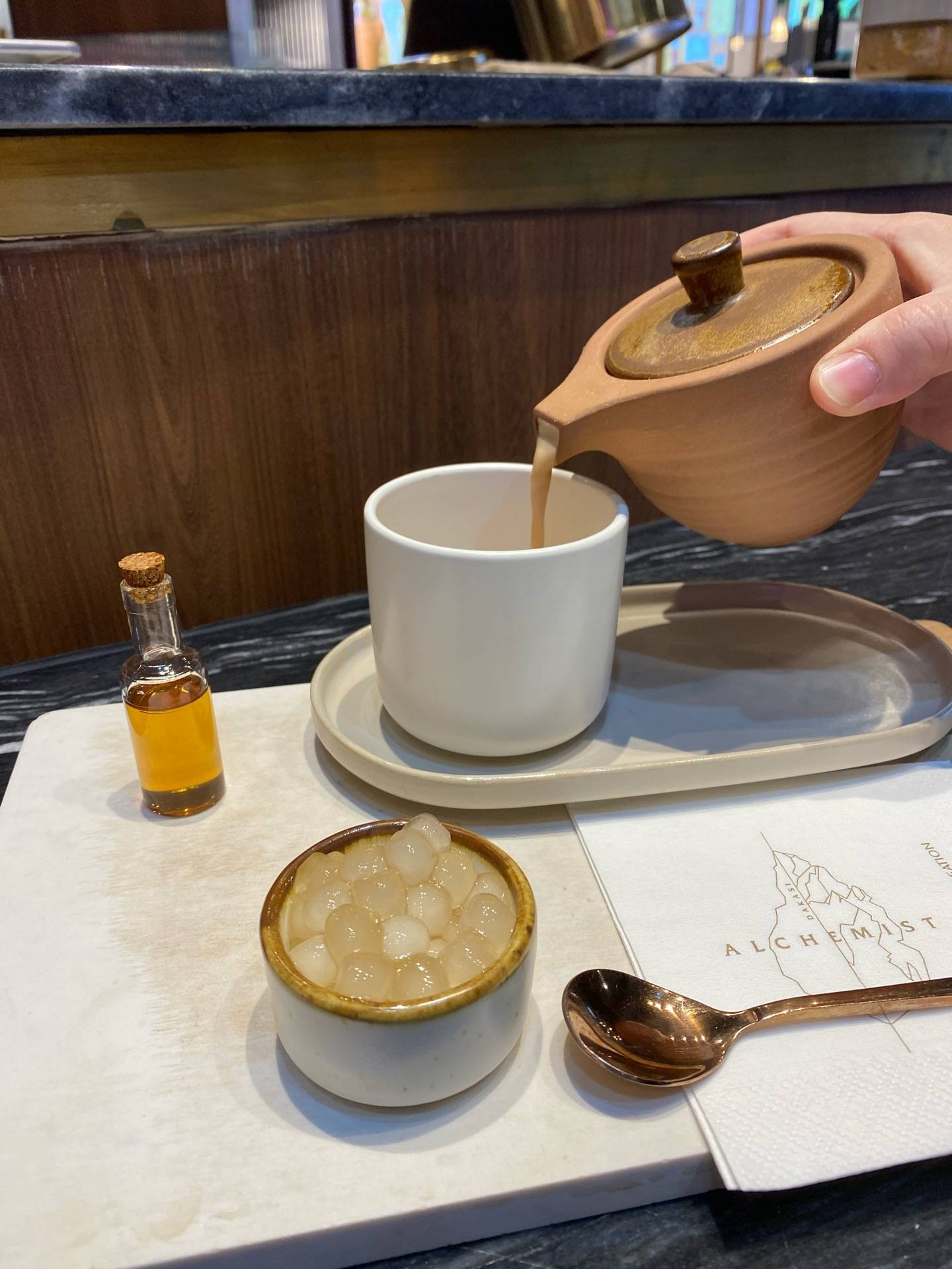 รีวิว Dakasi Tea สามย่านมิตรทาวน์ - เหมือนมานั่งเล้าจ์ First Class ของ ...