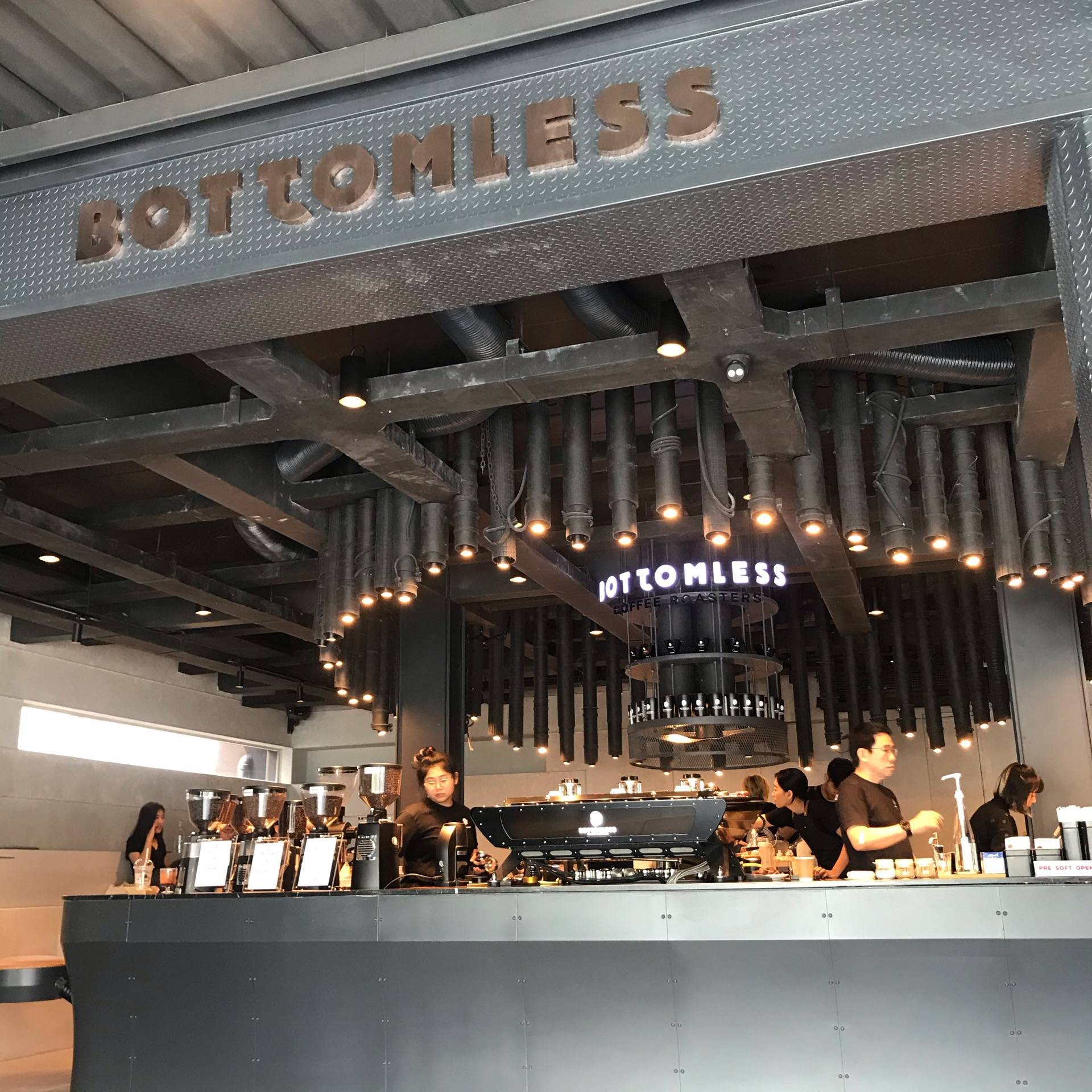 รีวิว บอททอมเลส (Bottomless) Bottomless Flagship Store - Bottomless Speciality Coffee