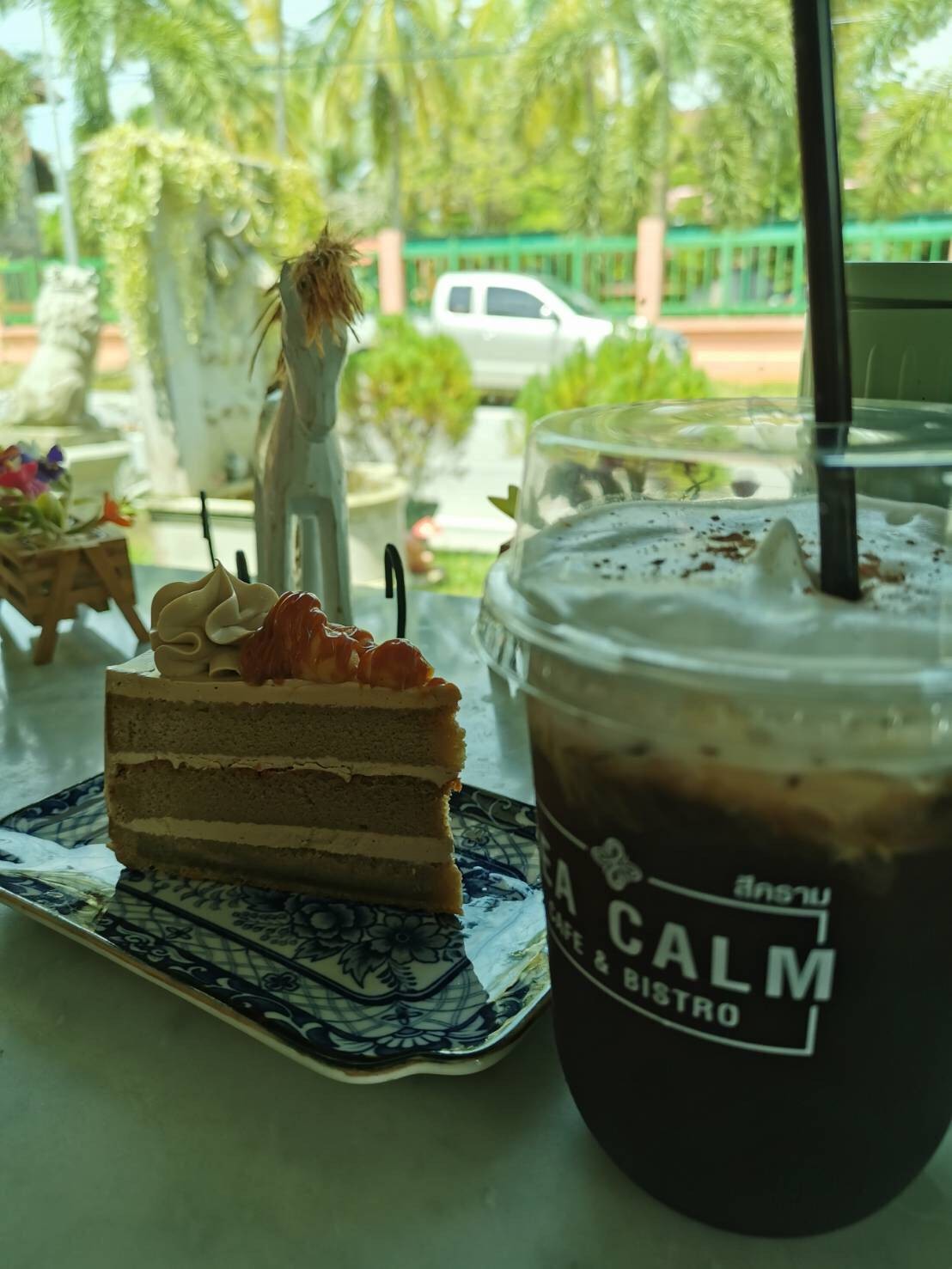 รีวิว SEA CALM Cafe&Bistro - เค้กถือว่าแพงเกินไป
