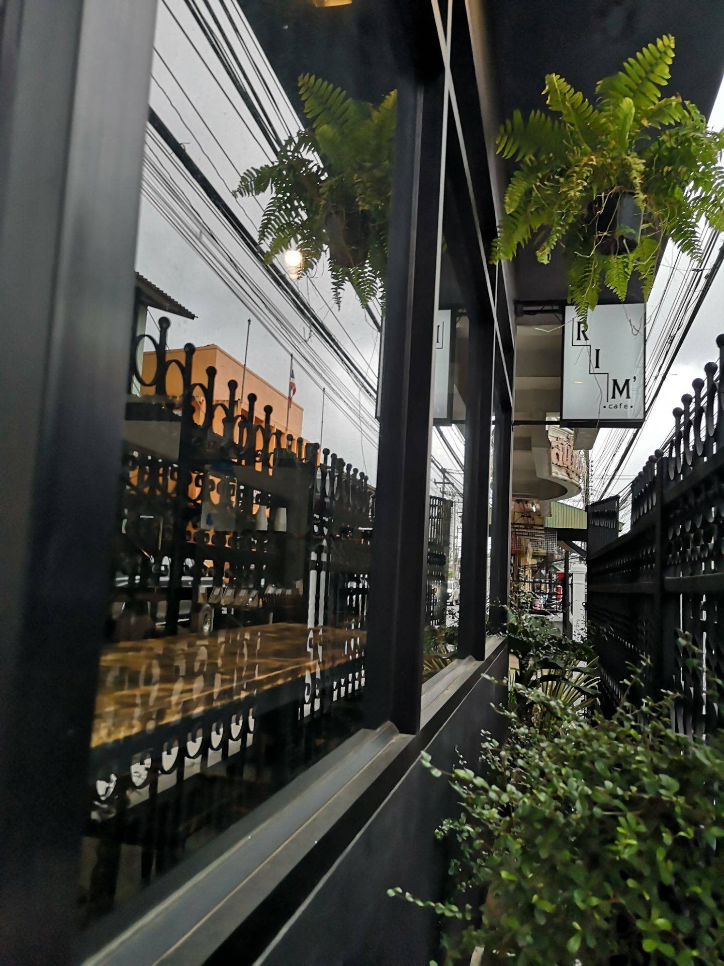 รีวิว Rim'cafe ตราด - รสชาติดีเยี่ยม.. บรรยากาศ ดี.. ต้องแวะนะคะ ️😊