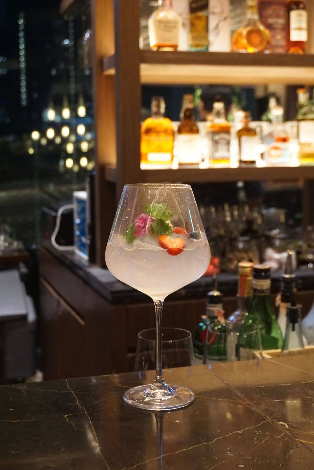 รีวิว Spectrum Lounge & Bar Hyatt Regency Sukumvit Hotel - บาร์ดี อาหาร ...